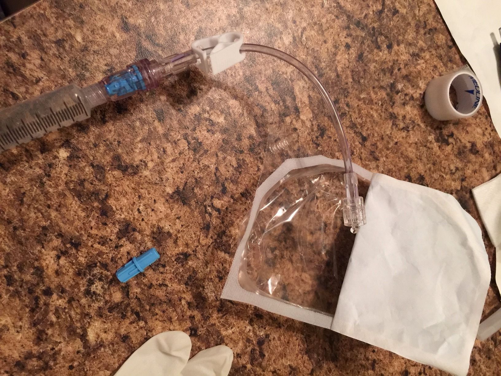 How to Insert a Saline Lock : 12 Steps - Instructables