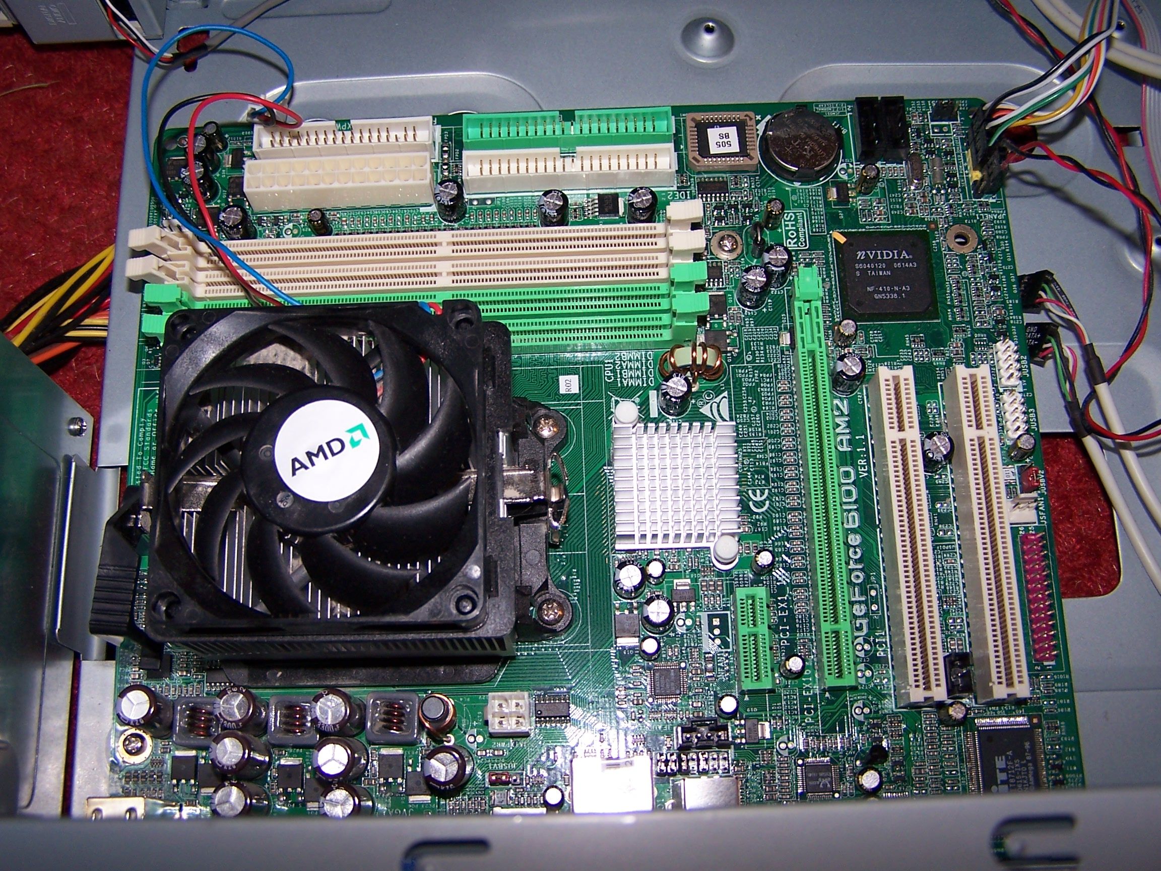 How to Build a Custom PC: the Complete N0ob's Guide to Building a ...