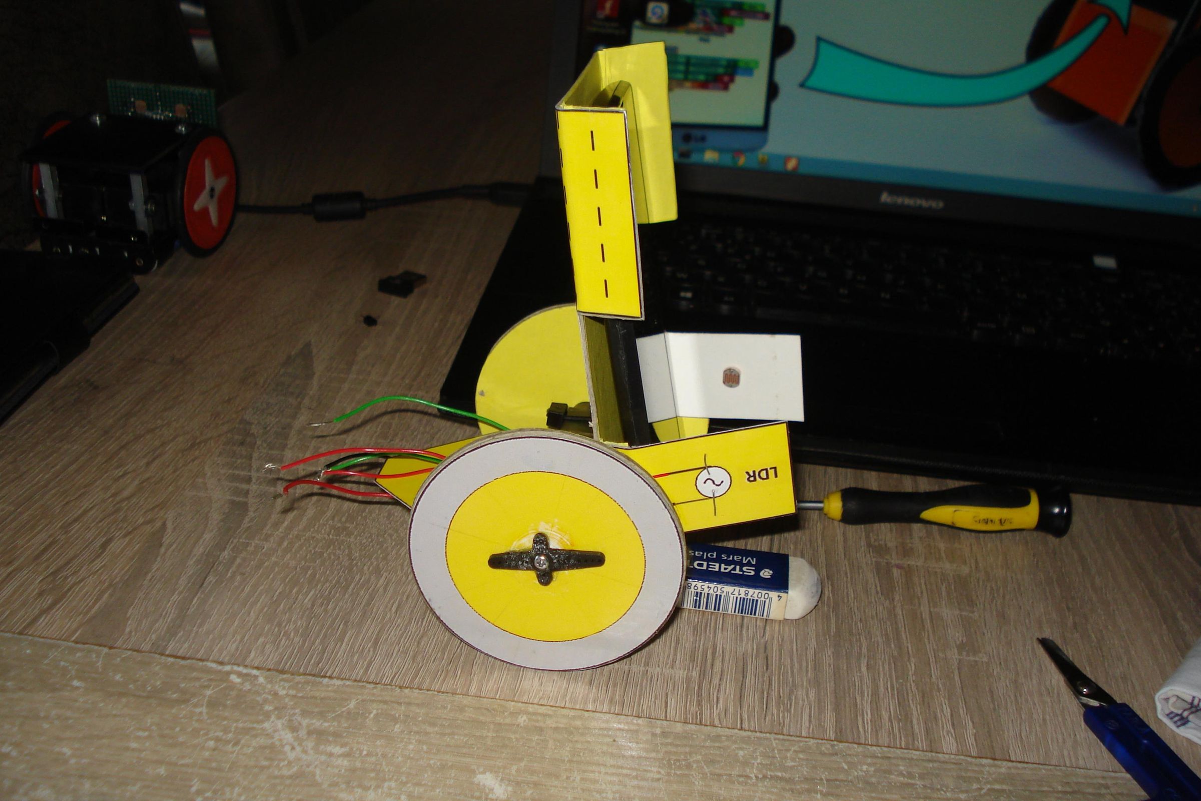 DIY Robotics Plattform Using a Smartphone and Paper Circuits : 11 Steps ...