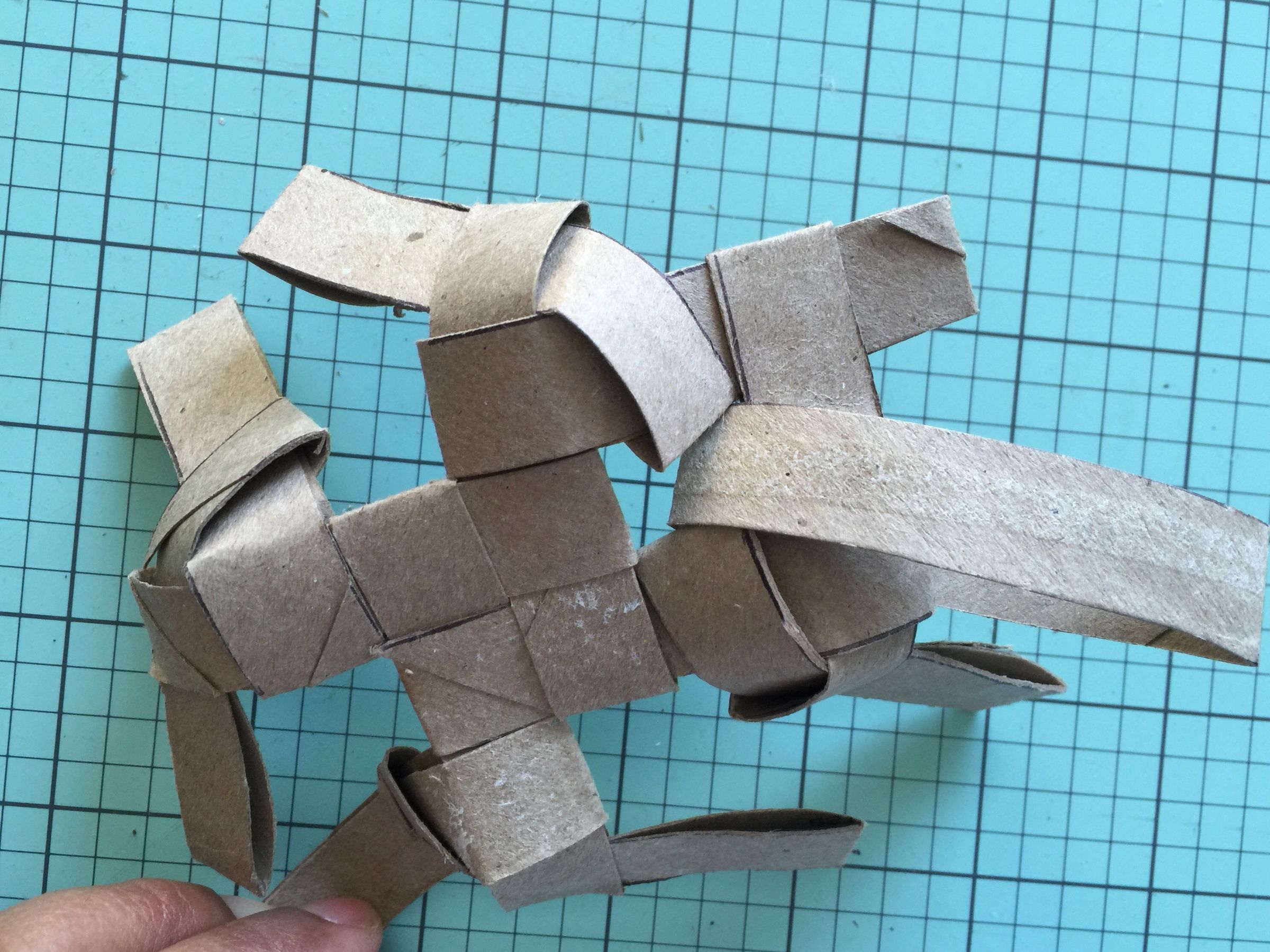 How to Weave Toilet Paper Rolls : 5 Steps (with Pictures) - Instructables