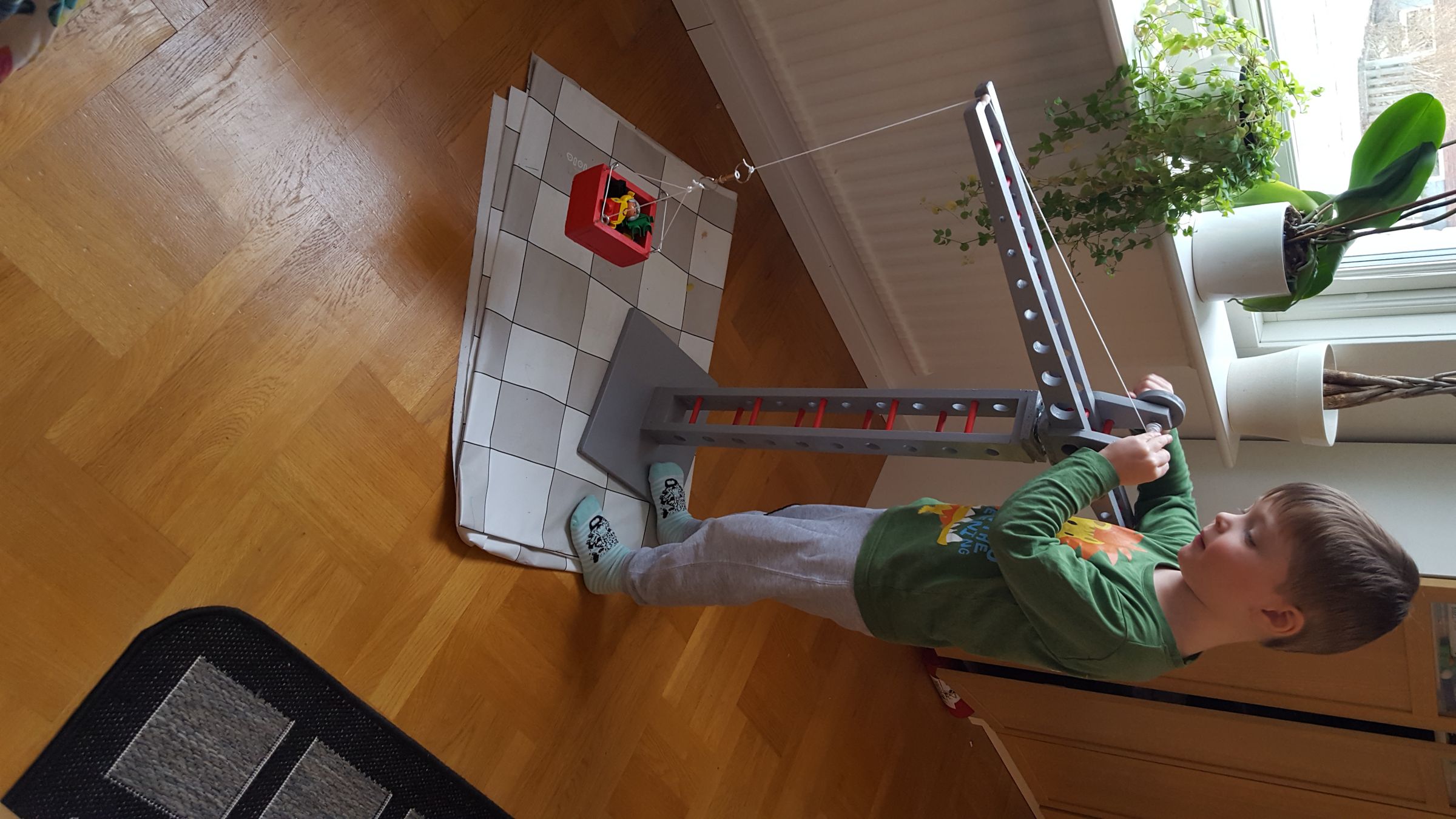 Zacks Toy Crane (with Plans) : 11 Steps (with Pictures) - Instructables