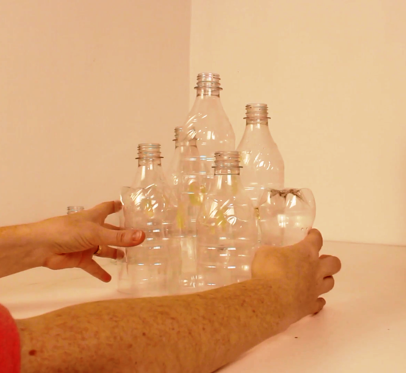 DIY Frozen Castle Using Plastic Bottles and Hot Glue : 5 Steps (with ...