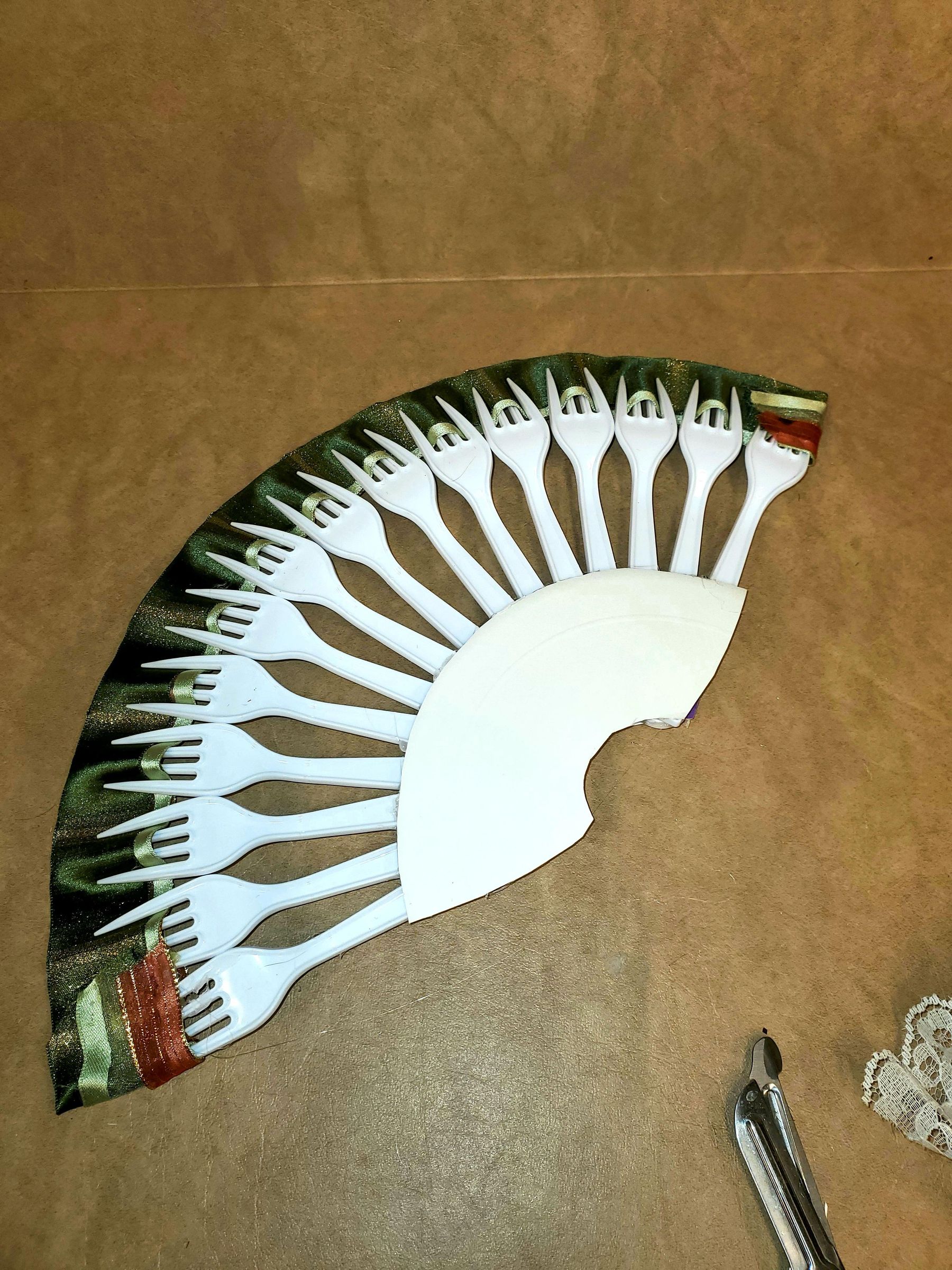'ForkTastic Fan' Wall Hanging : 7 Steps (with Pictures) - Instructables