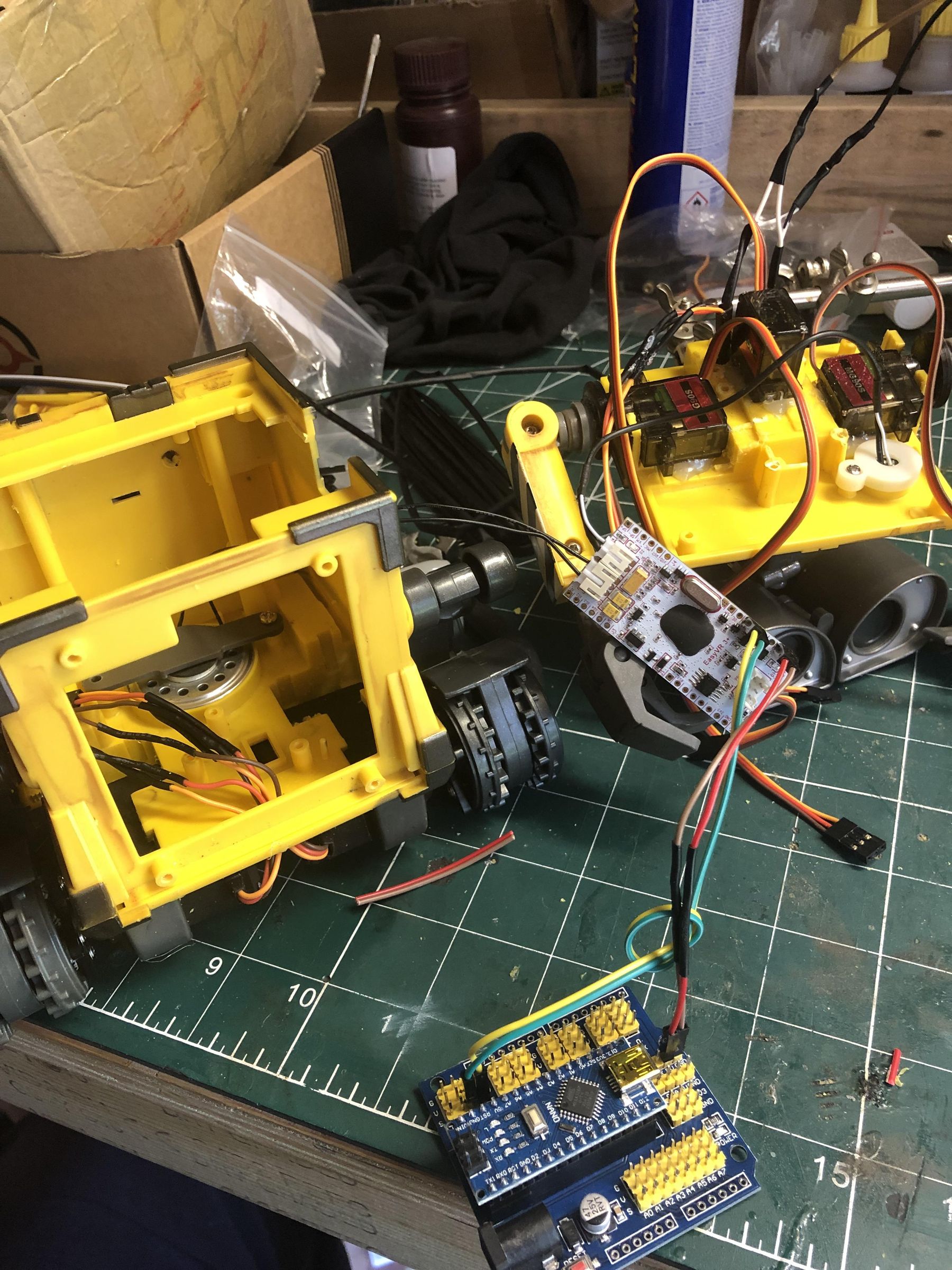 Wall-E Robot Arduino EasyVR3 (Updated) New Video With Voice Commands ...