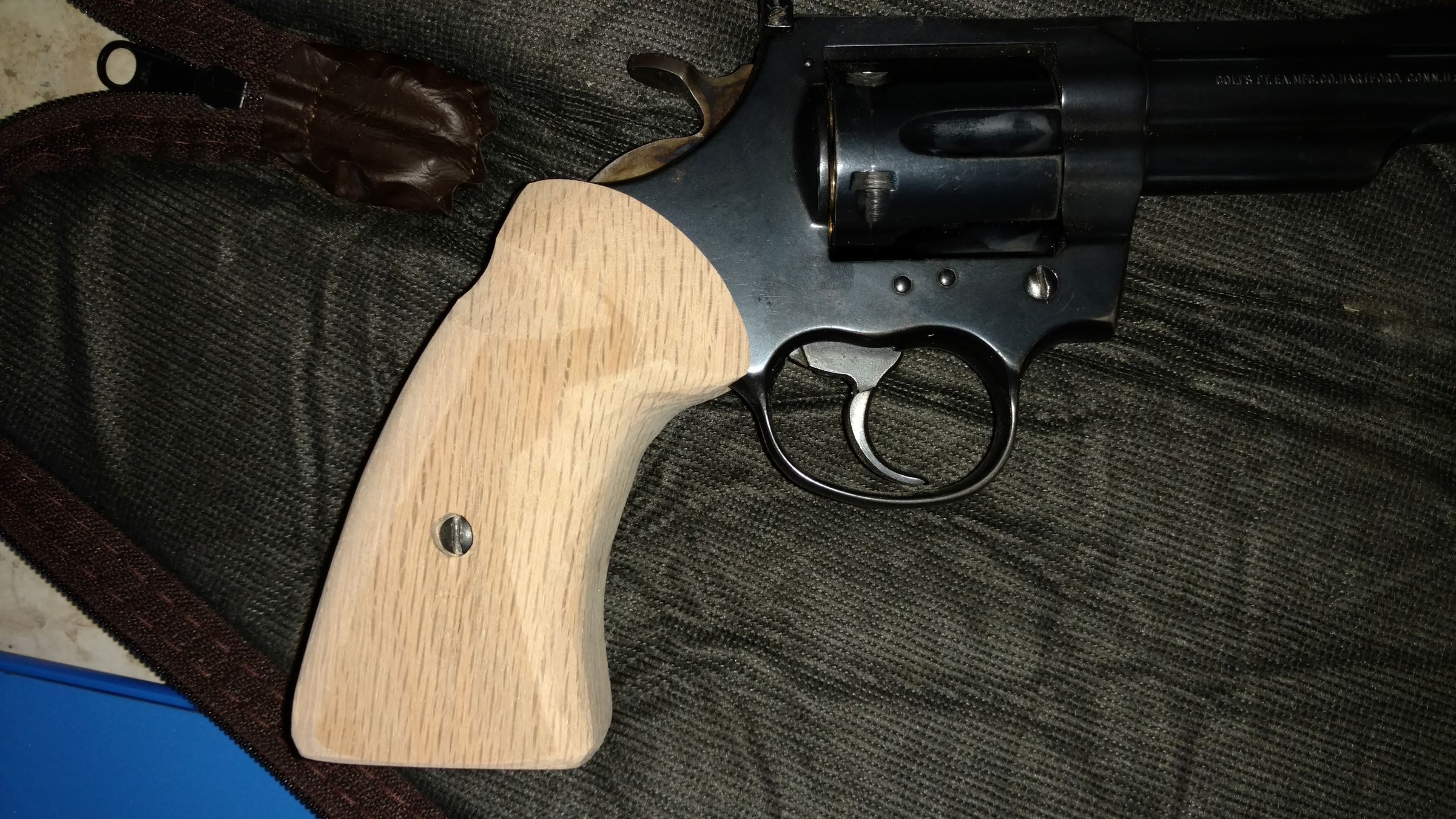 Custom Hand Grips for Revolver : 12 Steps - Instructables