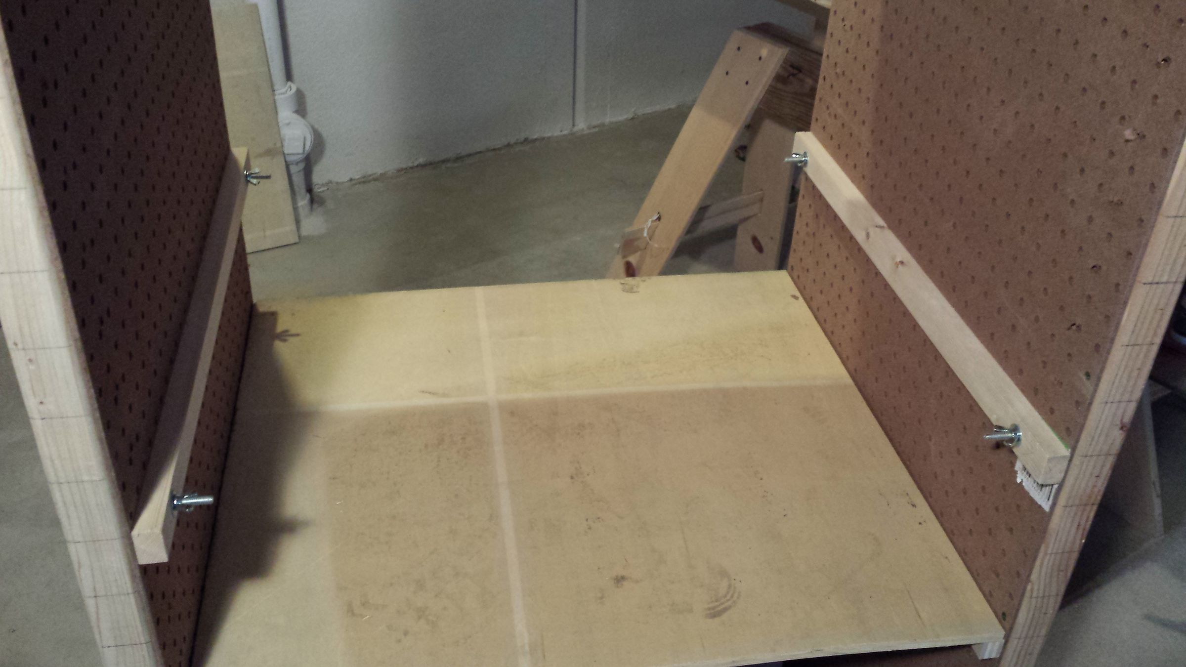 Workshop Mobile Storage Unit With Adjustable Shelving : 5 Steps ...