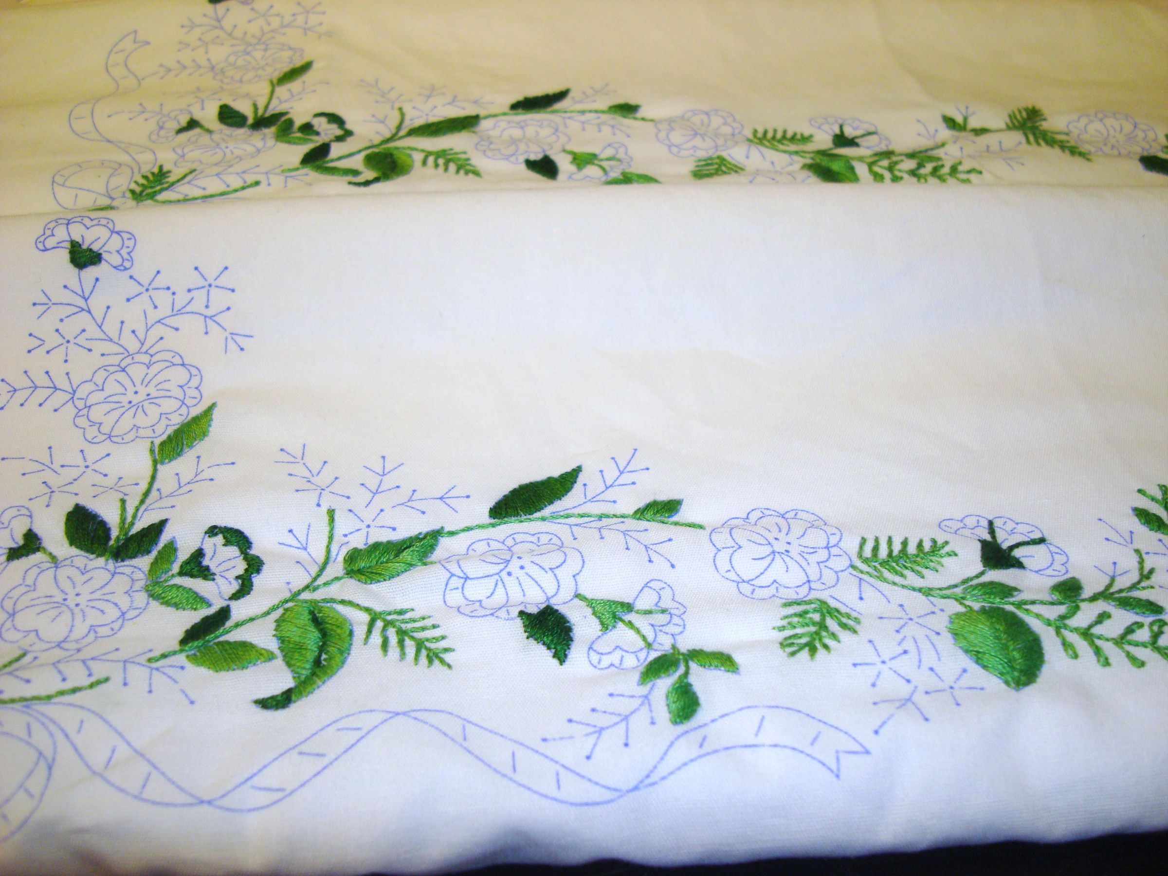 Embroidered Pillowcases : 8 Steps (with Pictures) - Instructables