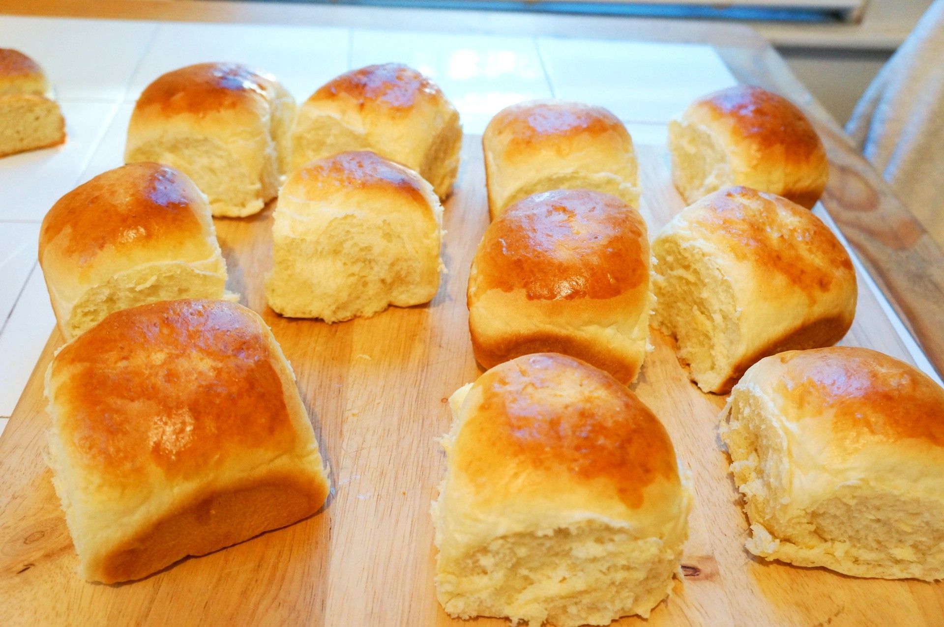 Vintage Copycat School Cafeteria Yeast Rolls : 7 Steps (with Pictures ...