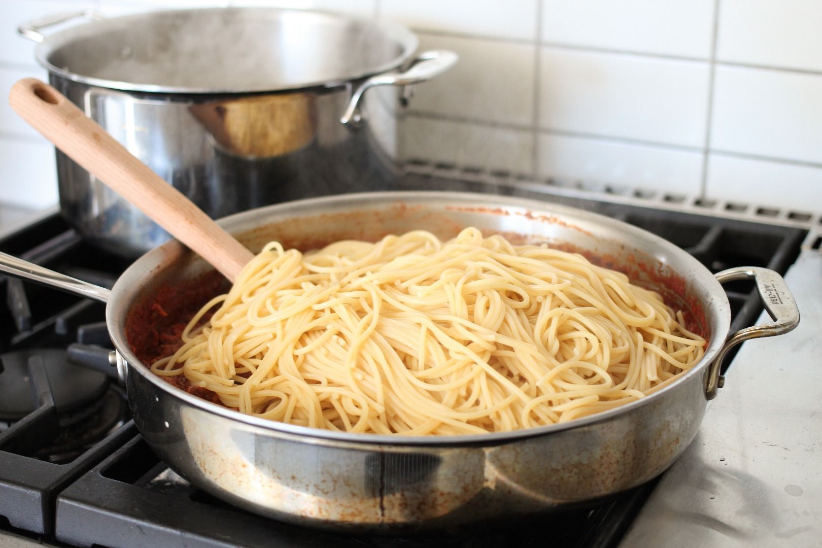 How to Make Spaghetti in a Couple Easy Steps : 5 Steps (with Pictures ...