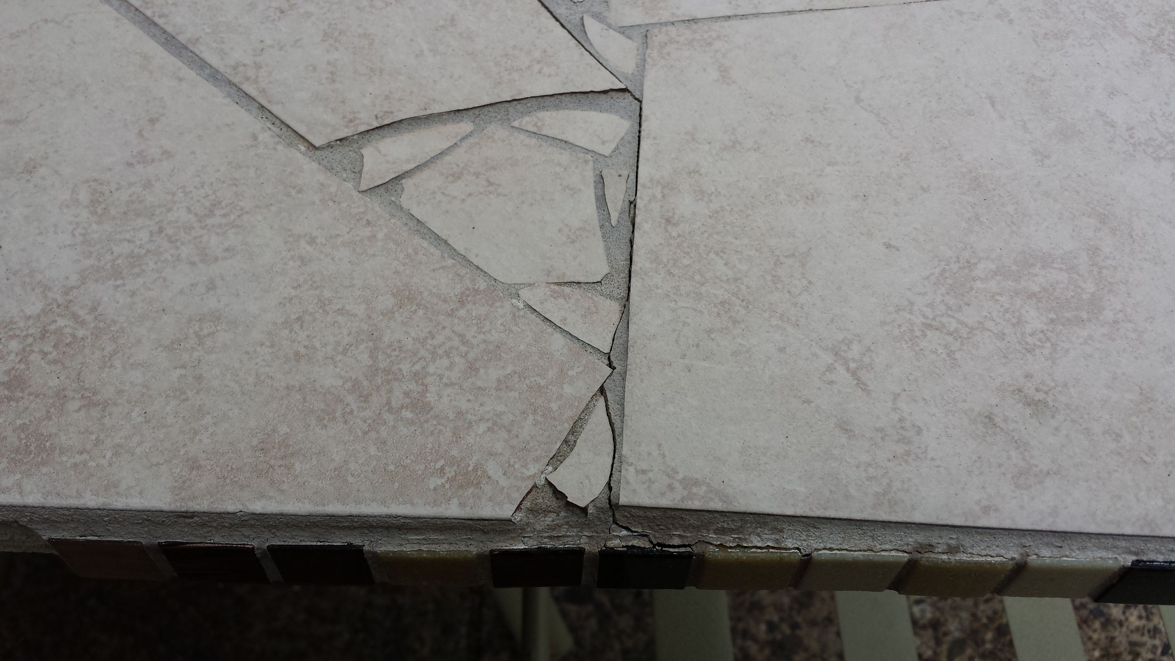 Fail! Patio Table Top Replacement : 5 Steps (with Pictures) - Instructables