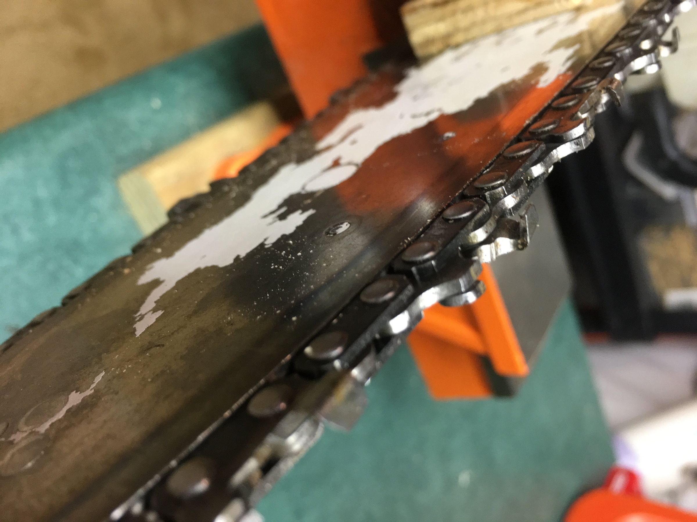 How to Sharpen a Chainsaw Chain : 9 Steps (with Pictures) - Instructables