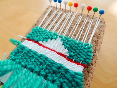 Miniature Pin Weaving | DIY Woven Mini Wall Hanging : 10 Steps (with ...