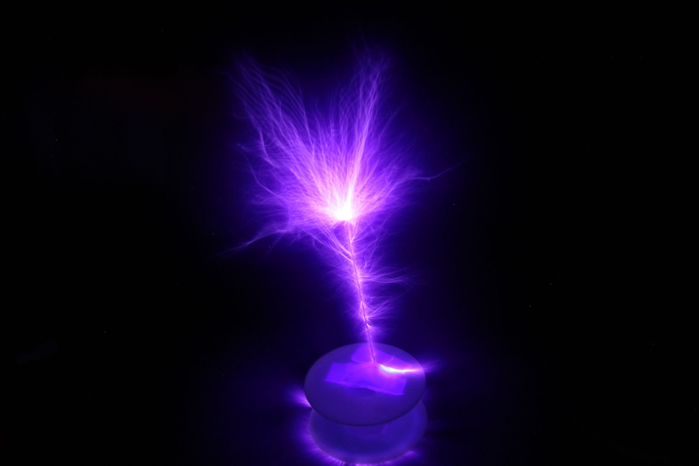 The Lightning Machine: How to Build a Tesla Coil : 12 Steps (with ...