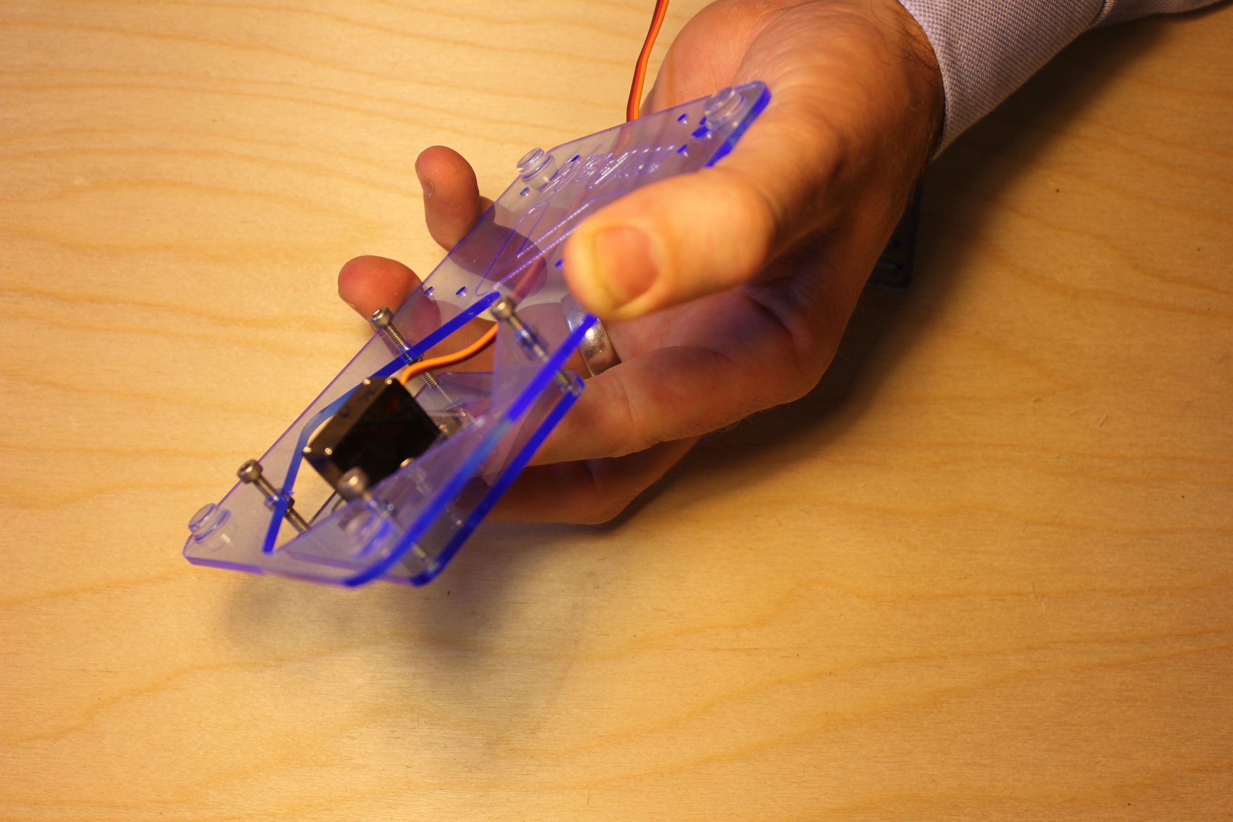 MeArm V1.1 - Tiny Open Source Robot Arm : 18 Steps (with Pictures) - Instructables