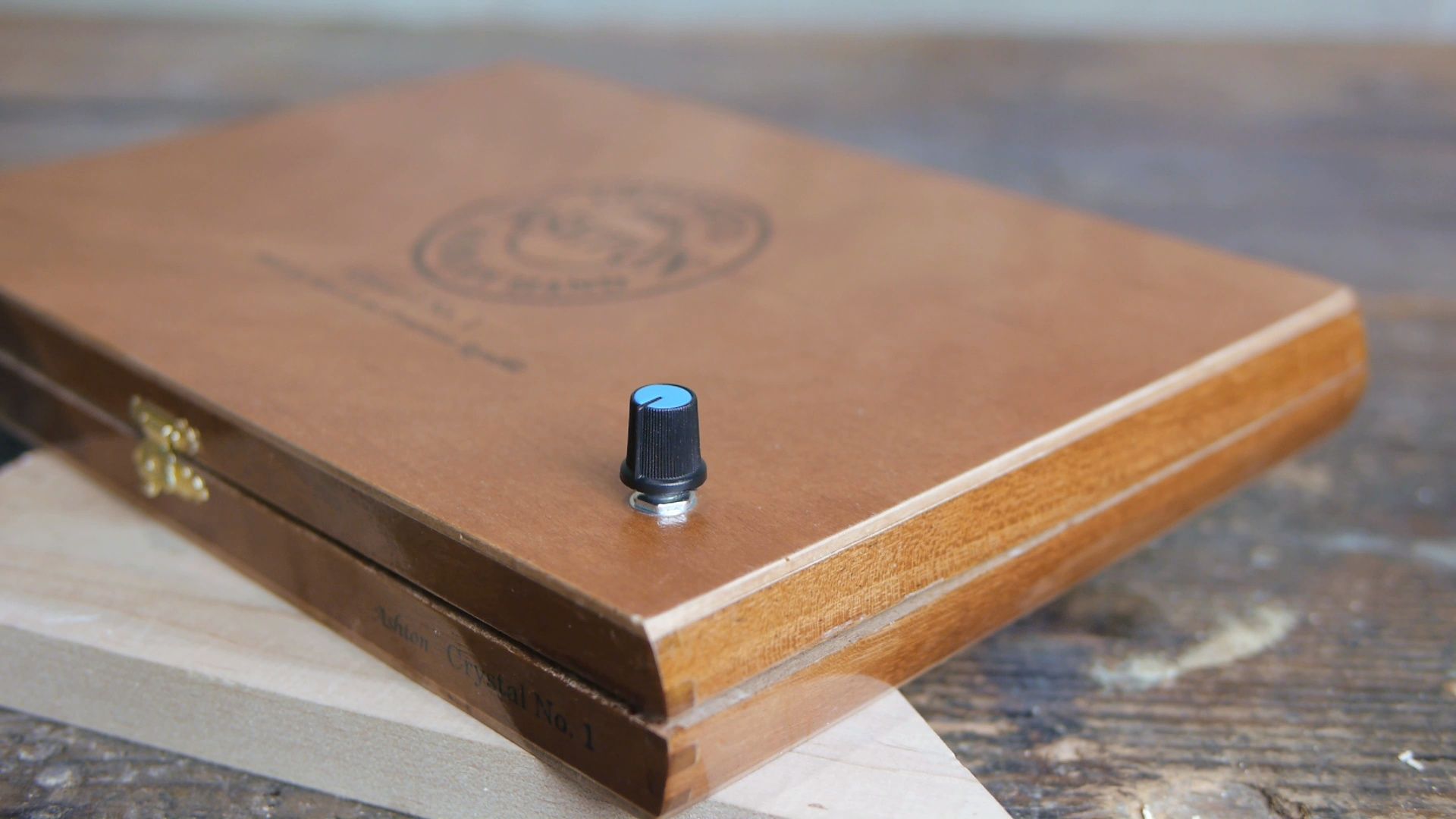 Cigar Box Stomp Box : 7 Steps (with Pictures) - Instructables