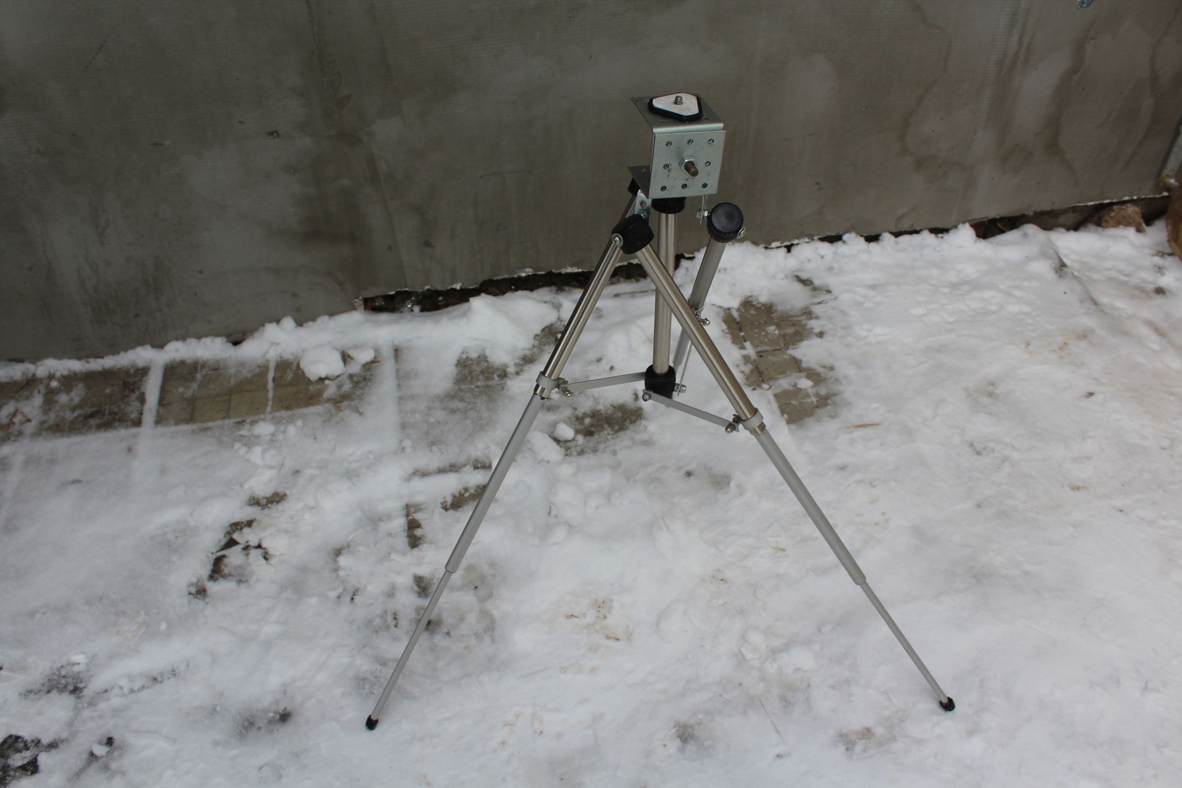 Homemade Tripod : 9 Steps (with Pictures) - Instructables