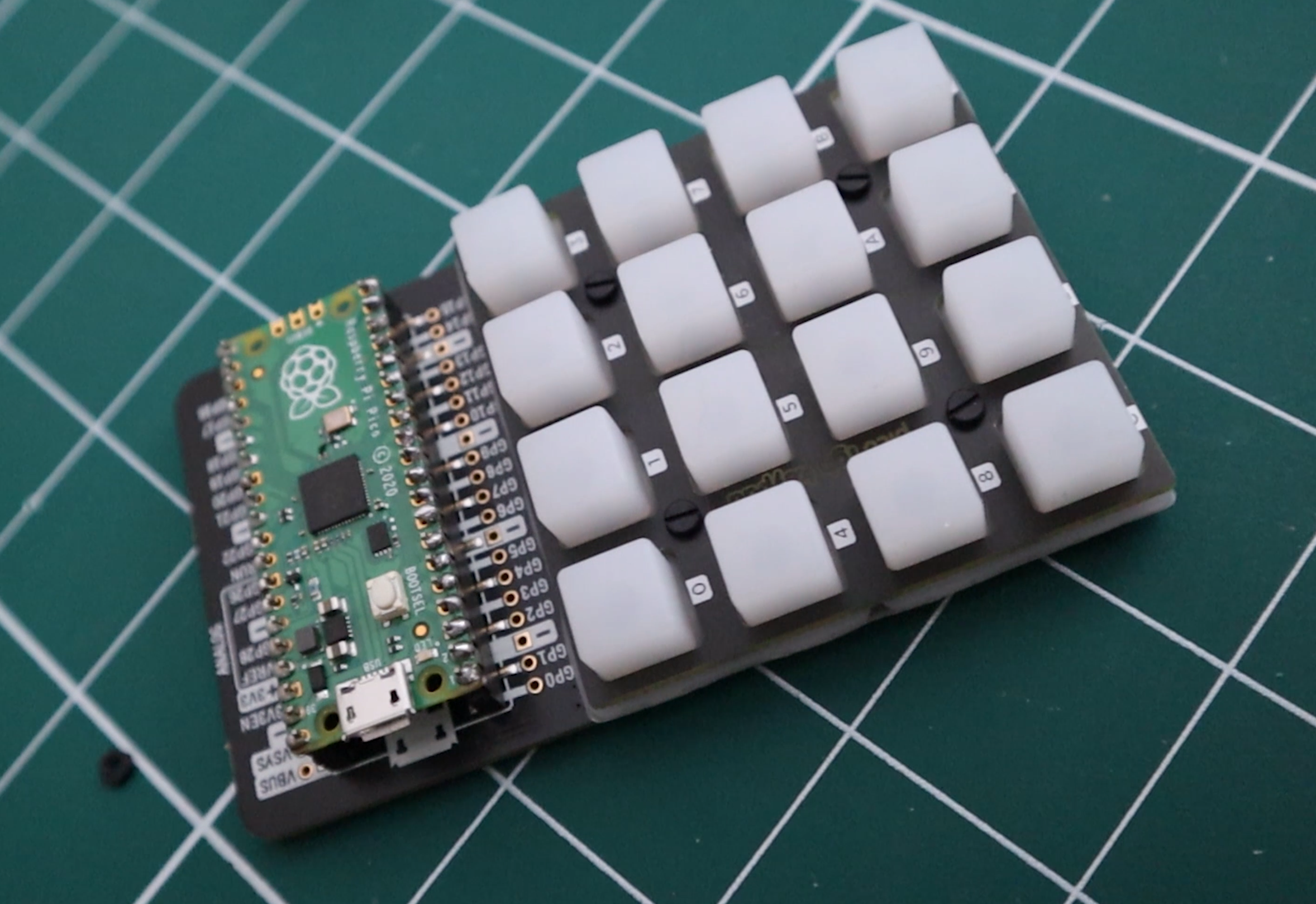 Raspberry Pi Pico Macropad / Keypad : 4 Steps - Instructables