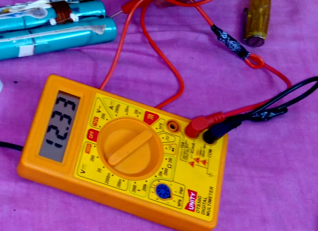 Dr cken Chemikalien Aufbieten Ausrufen Zurufen Multimeter Laptop dr-cken-chemikalien-aufbieten-ausrufen-zurufen-multimeter-laptop