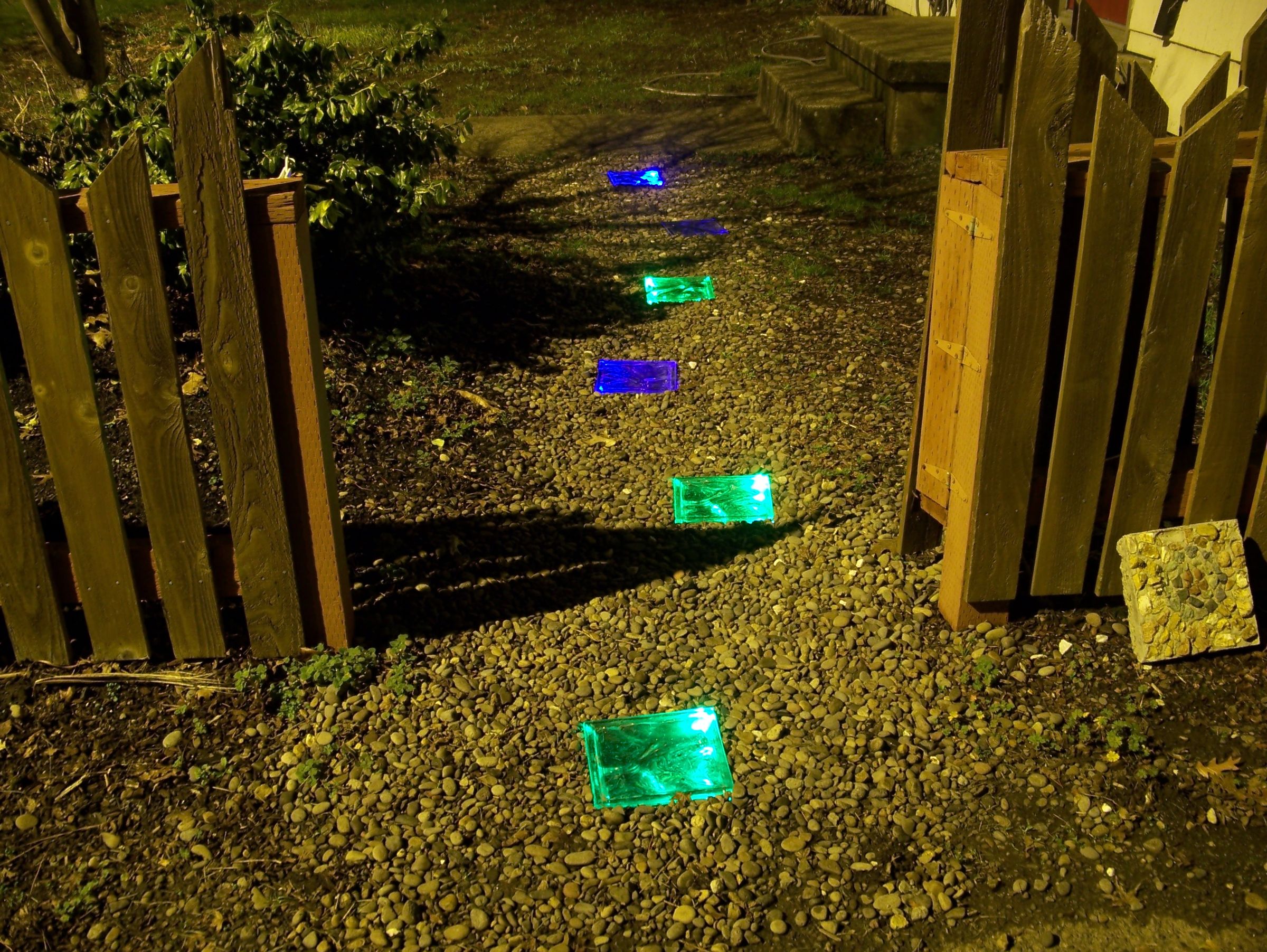 How to Make a Solar Powered Walkway : 5 Steps (with Pictures ...