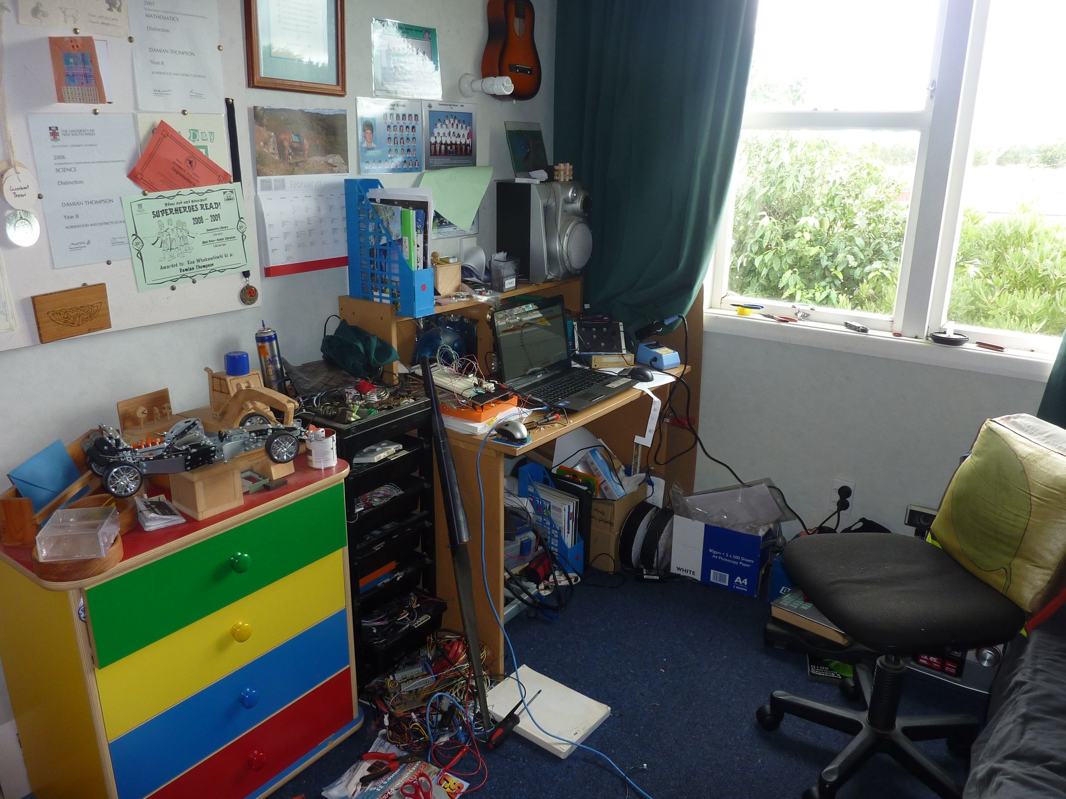 My Electronics Workspace - Instructables