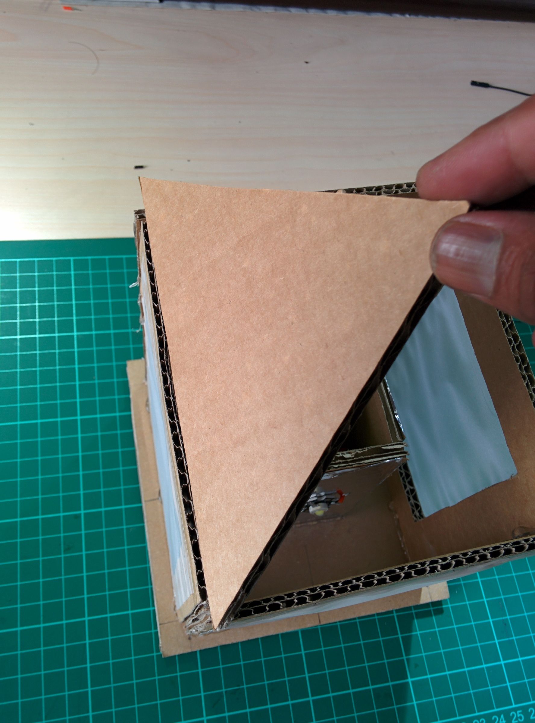 CARDBOARD SOLAR LAMP : 8 Steps (with Pictures) - Instructables