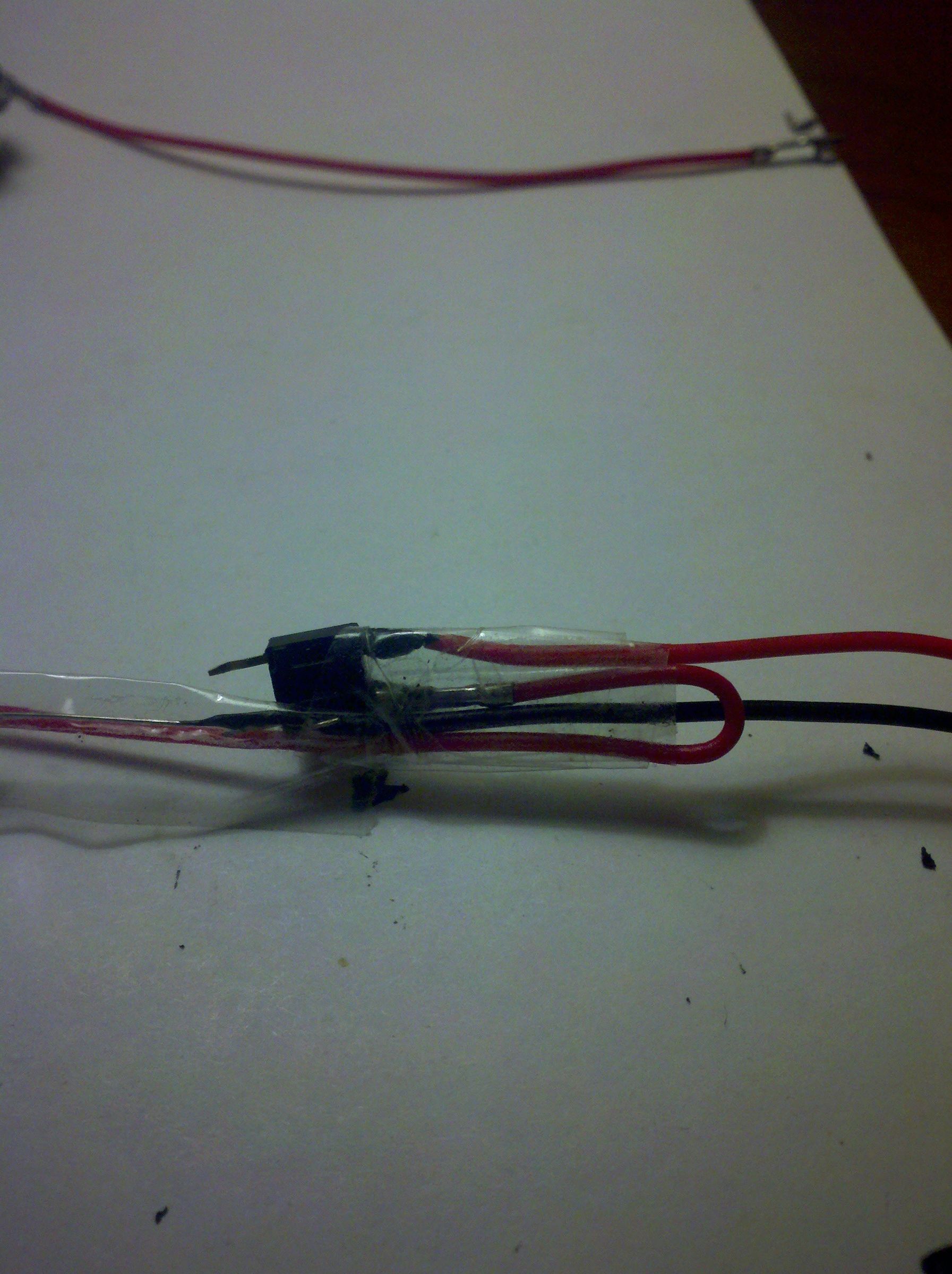 wayar jalur merah hitam - Adrian Hodges