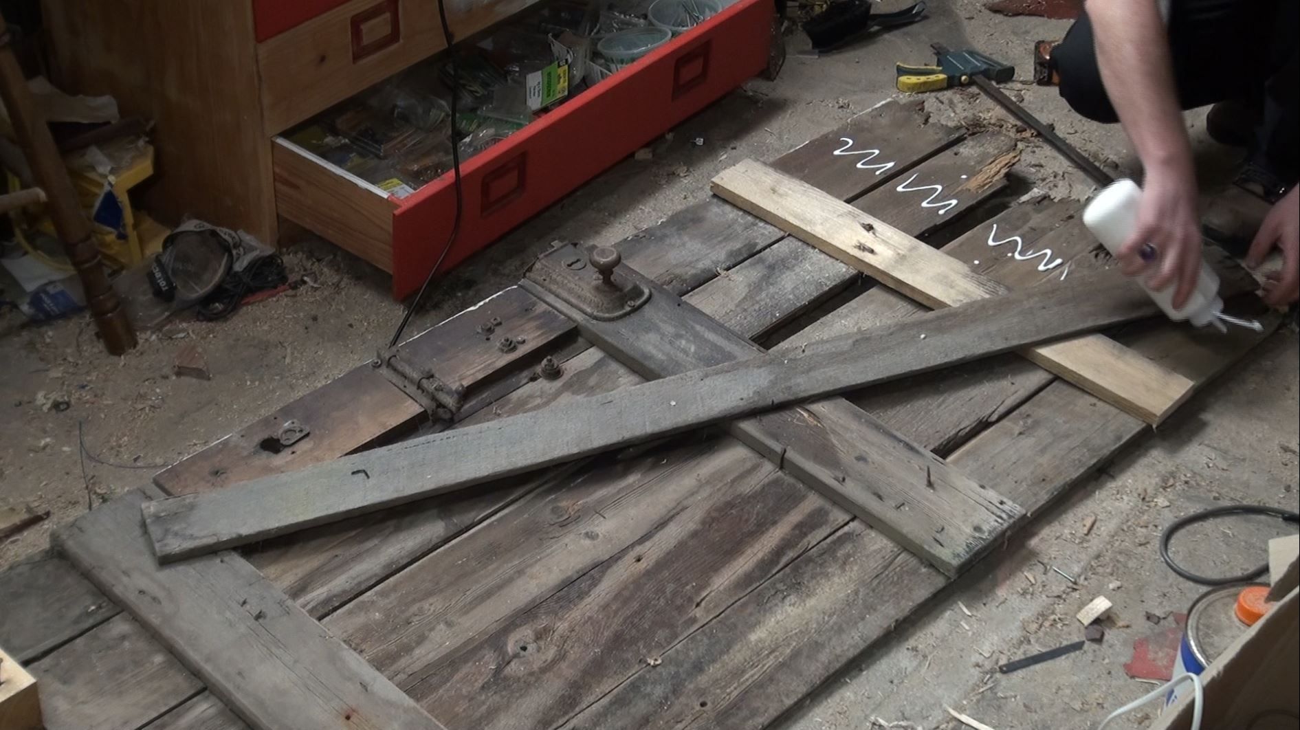 Reclaimed Garage Door Bench Table : 8 Steps (with Pictures) - Instructables