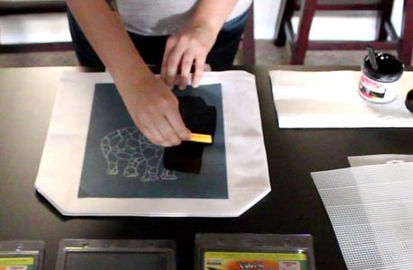 Incredibly Easy & Fast DIY Screen Printing on Tote-Bags, Step by Step ...