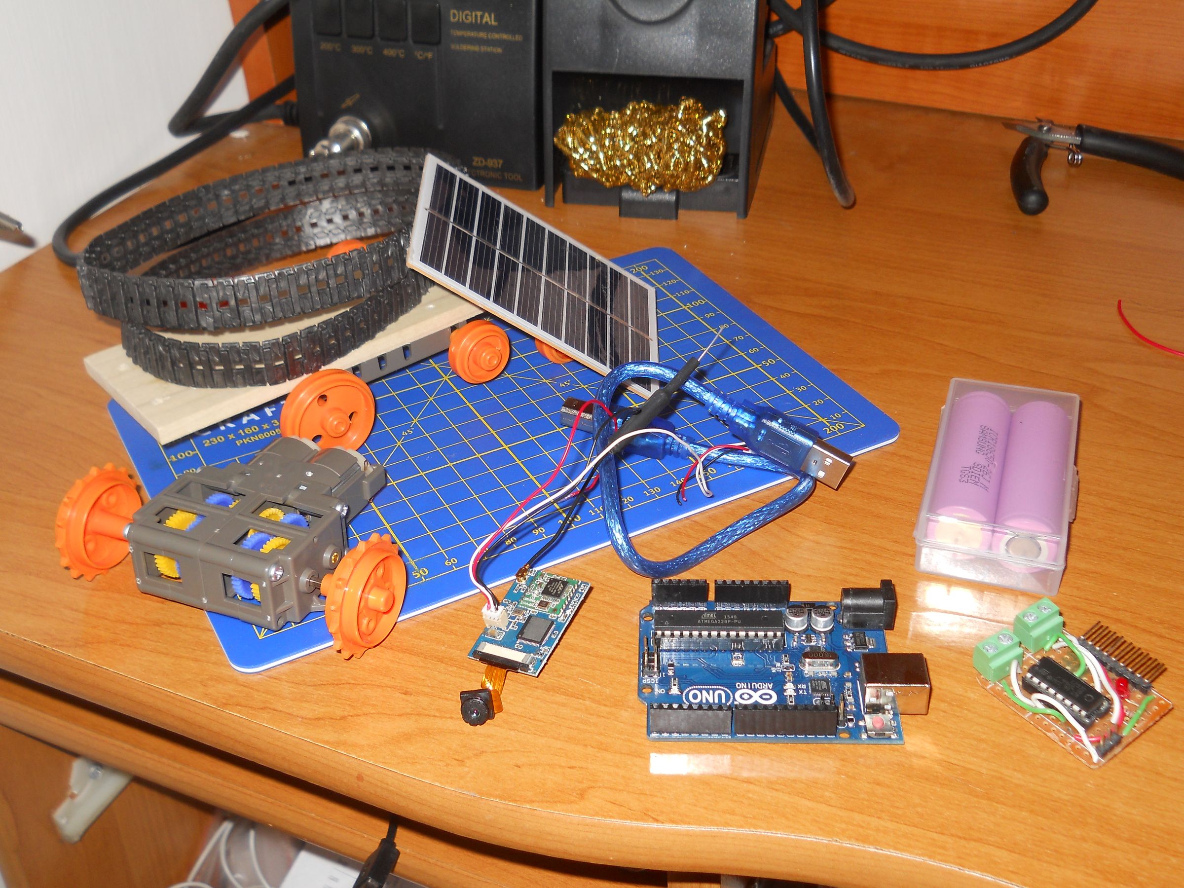 FPV Virtual Reality Arduino Controlled Tracked Robot : 17 Steps (with ...