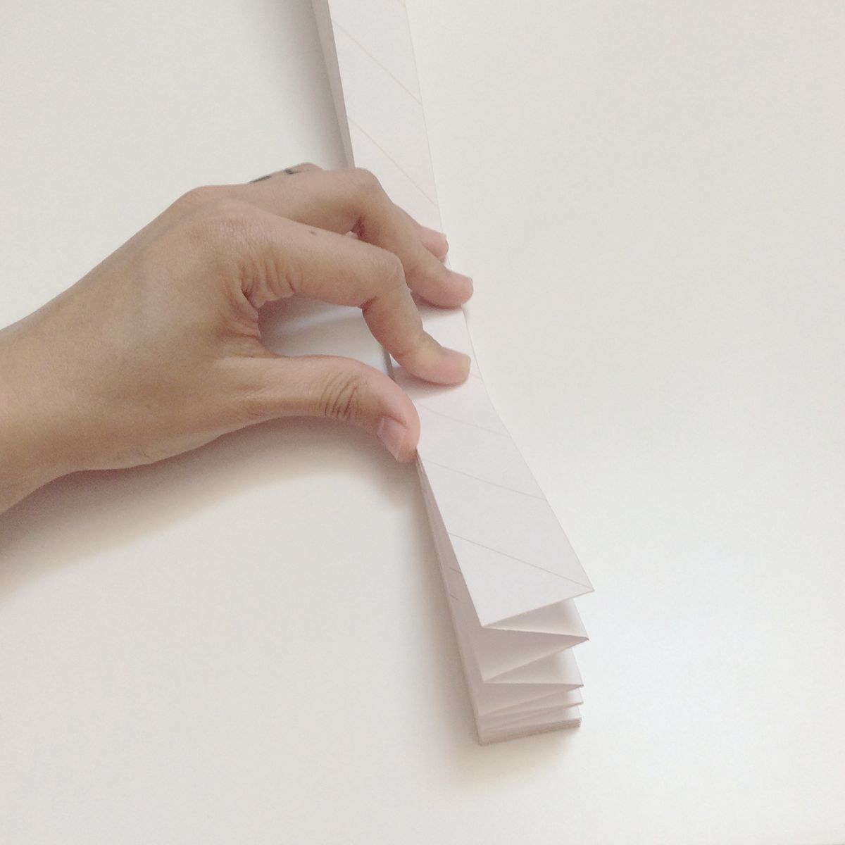 Paper Mold Origami Fabrics 2 - V Grid : 9 Steps - Instructables