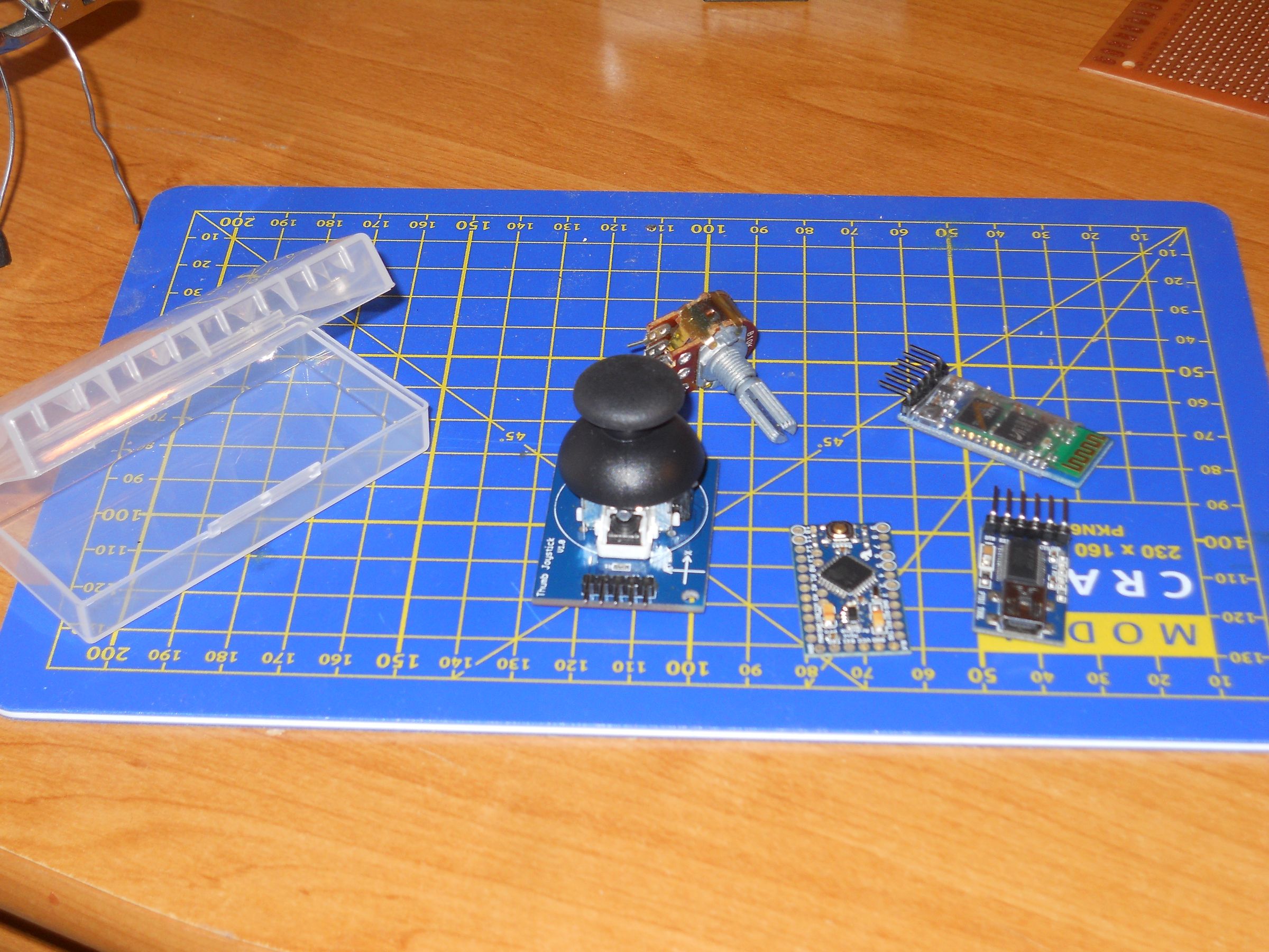 FPV Virtual Reality Arduino Controlled Tracked Robot : 17 Steps (with ...