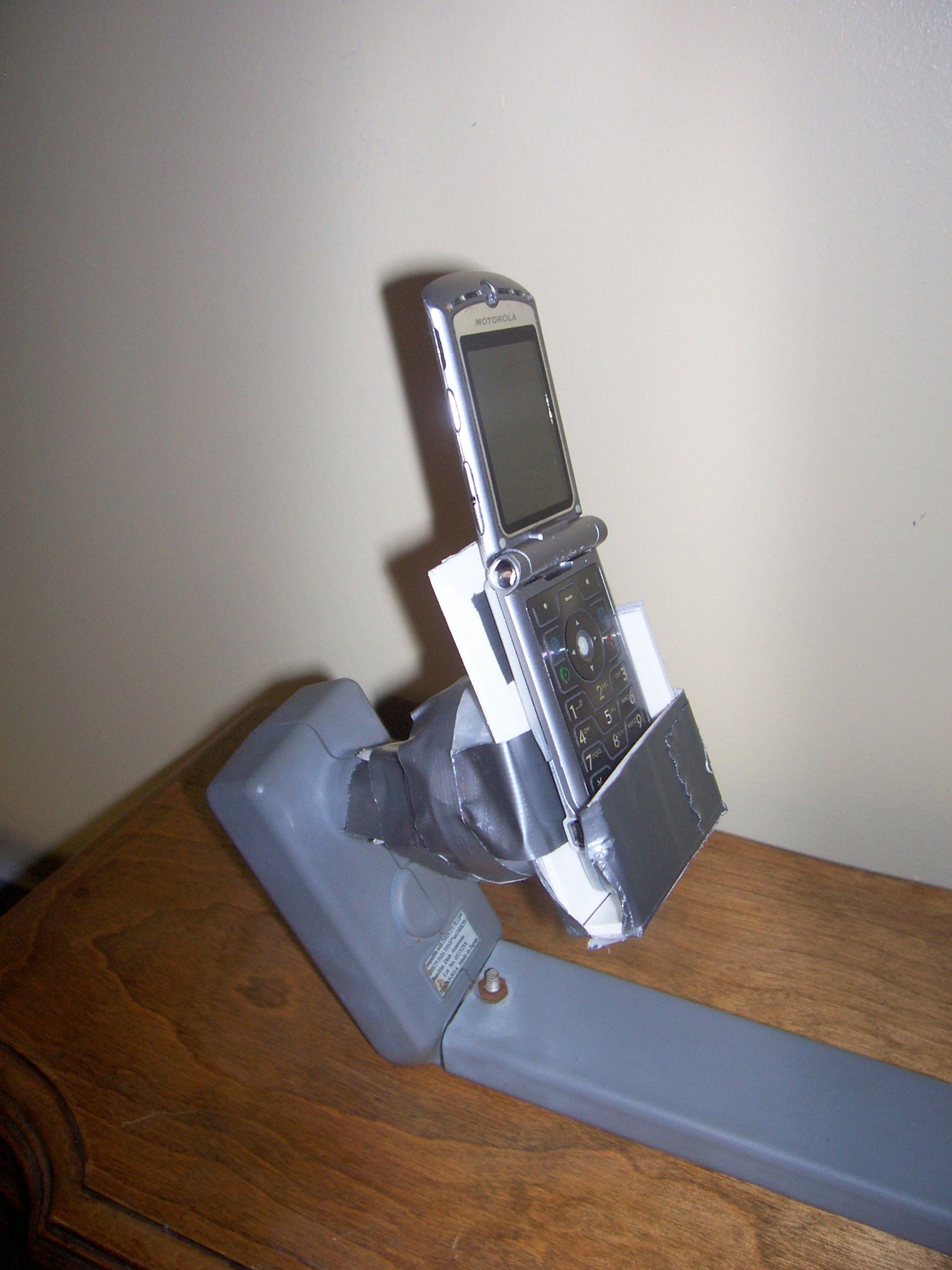 Repurposed Satellite Dish Antenna Captures Wi-Fi and Cell Phone Signals ...