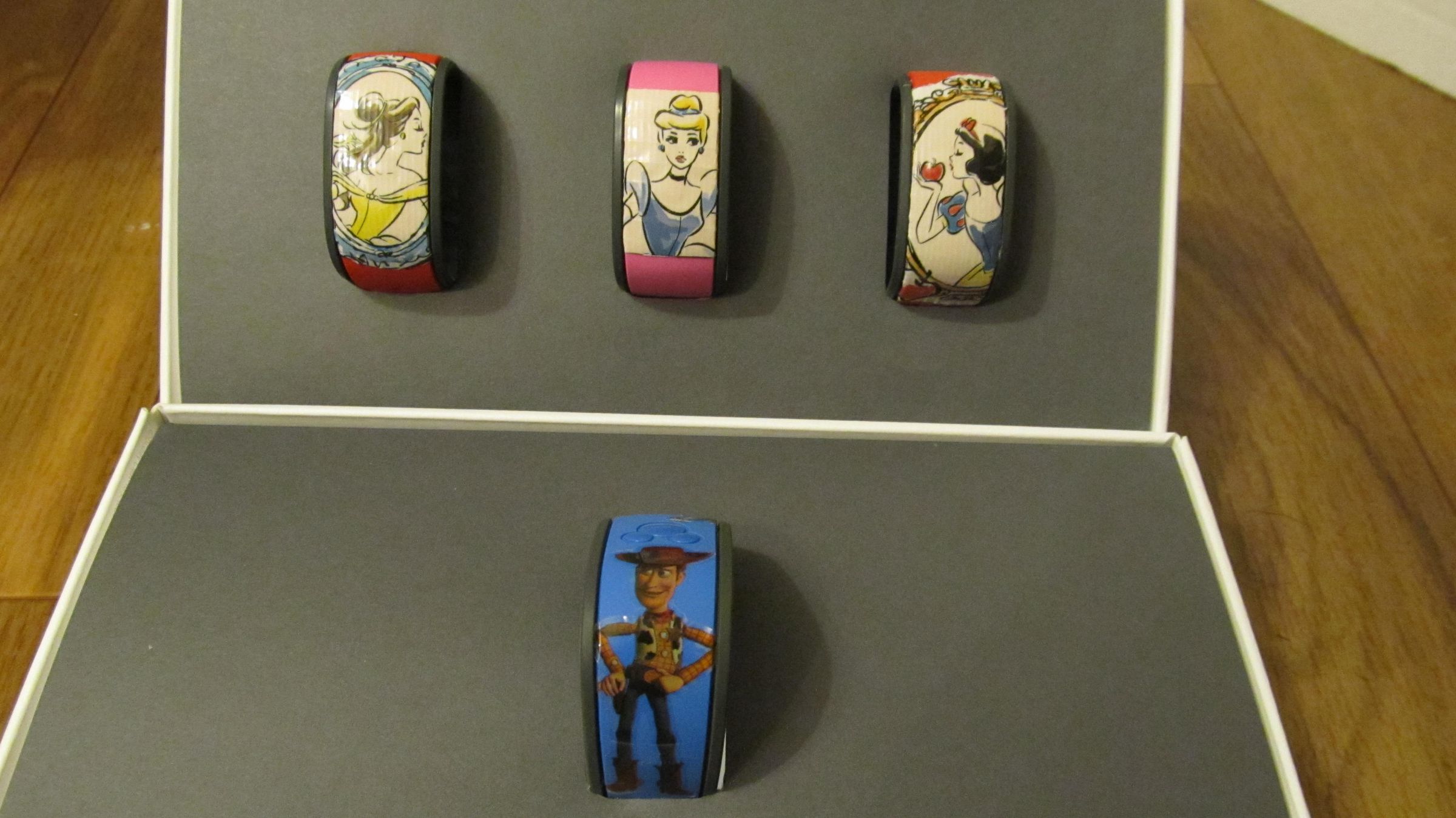 How to Customize Your Walt Disney Magic Bands : 19 Steps - Instructables