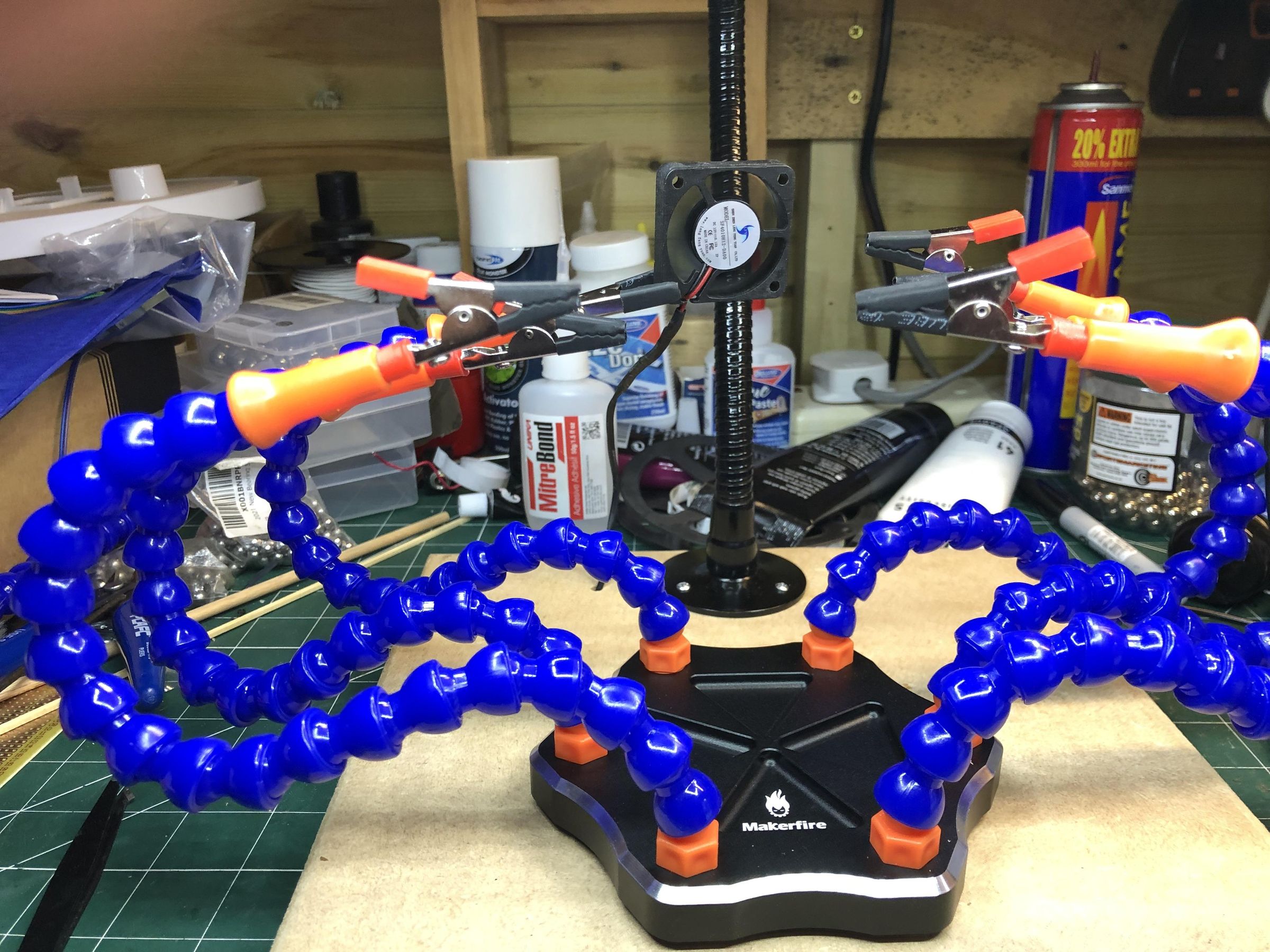 Ultimate Soldering Helping Hands LED Light With A4 Sheet Magnifier ...