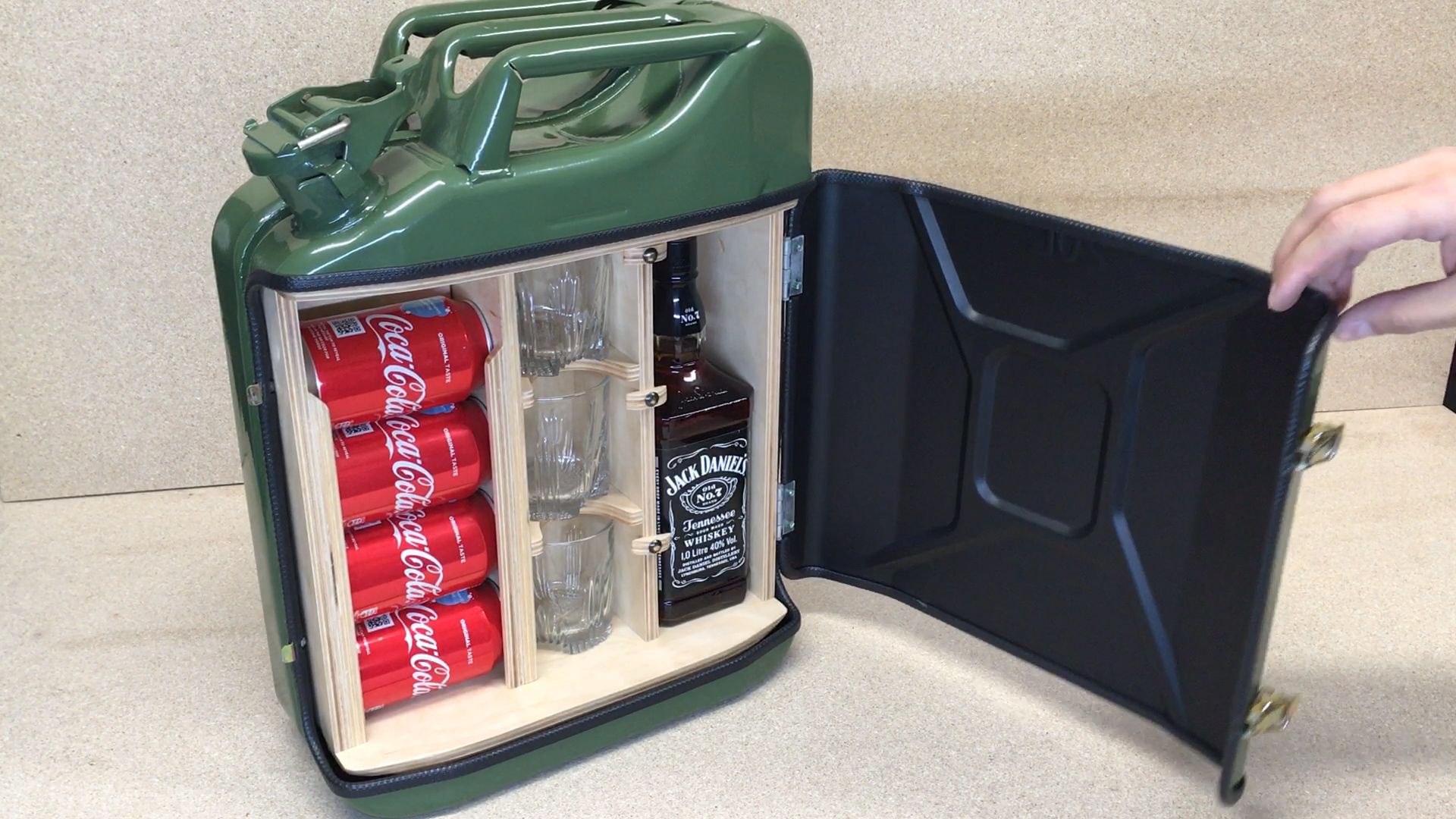 How to Make a Mini Bar From Jerry Can : 10 Steps (with Pictures ...