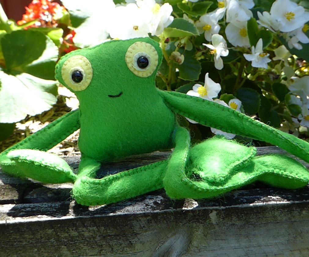 Cute Felt Frog Pal Wire Form Posable Sculpture : 11 Steps (with ...