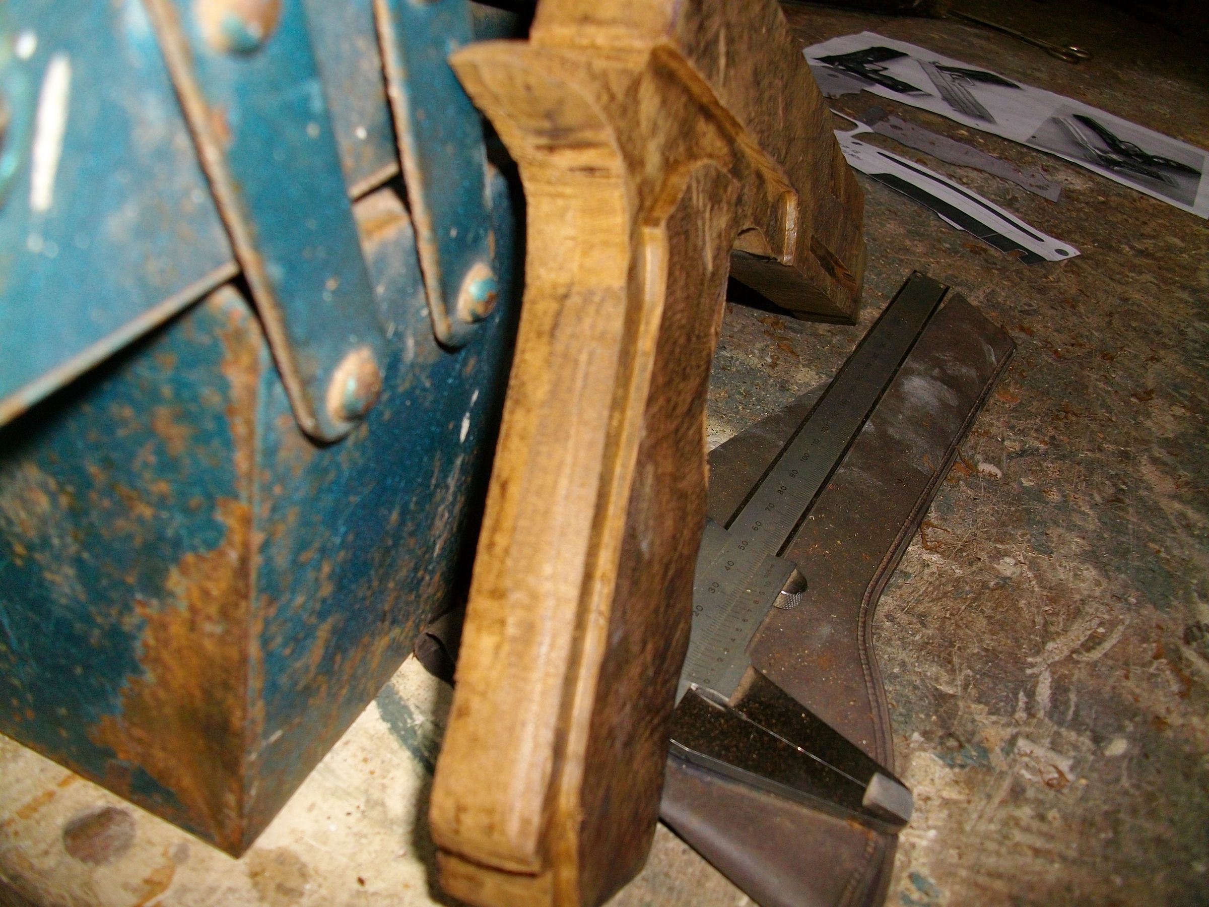 How to Make Prop Weapons! : 8 Steps - Instructables