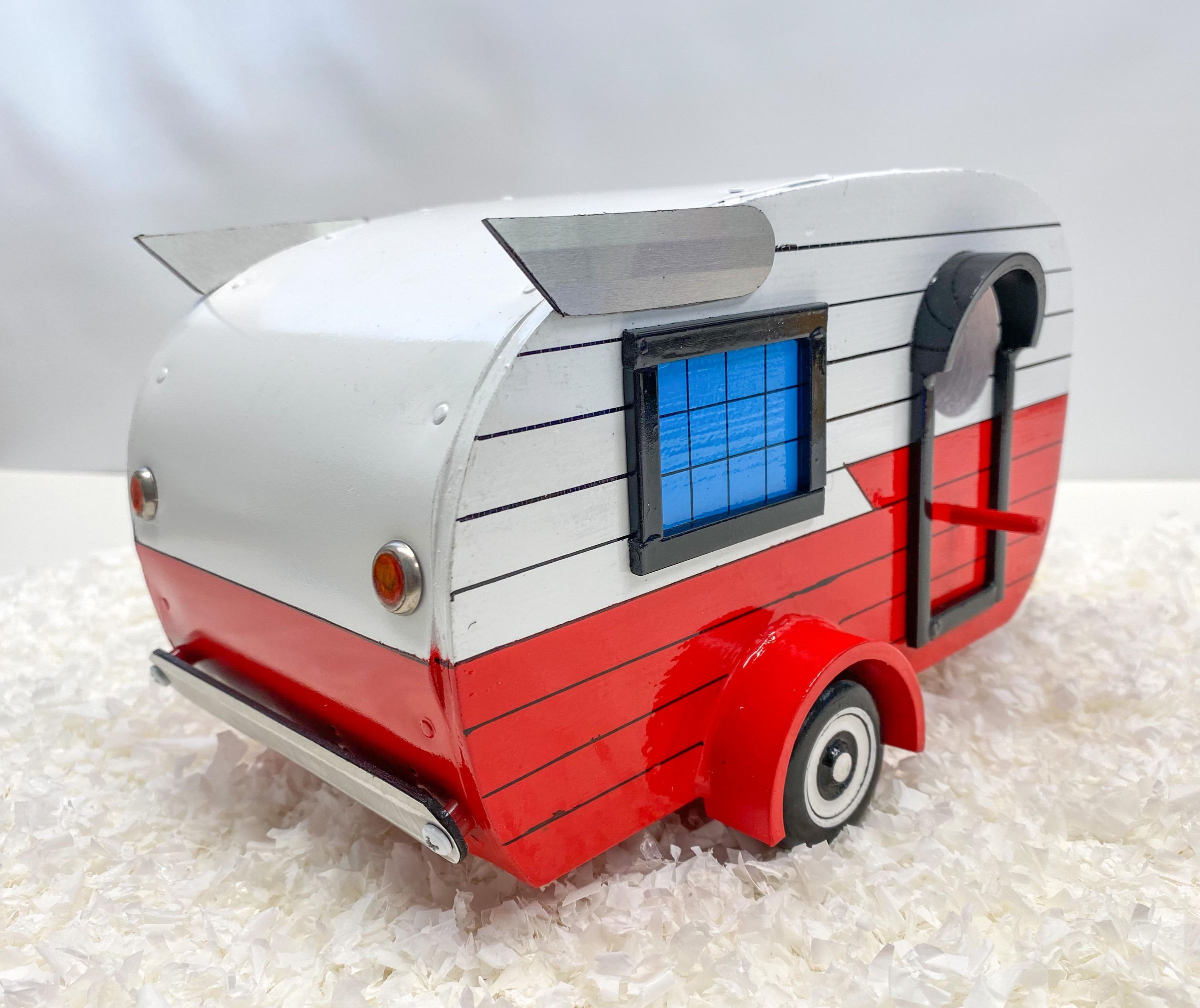 Vintage Camper Birdhouse : 8 Steps (with Pictures) - Instructables
