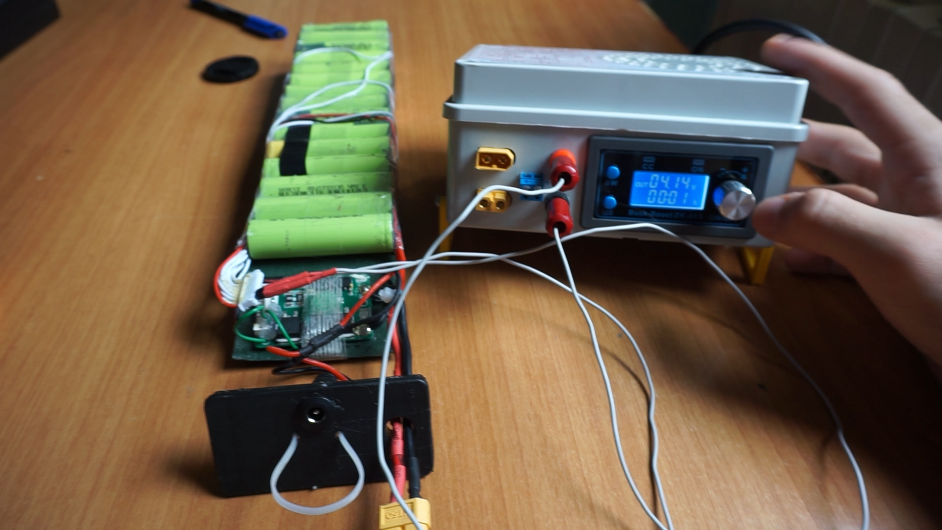 How to Balance a Battery Pack With USB or the Traditional Method ...