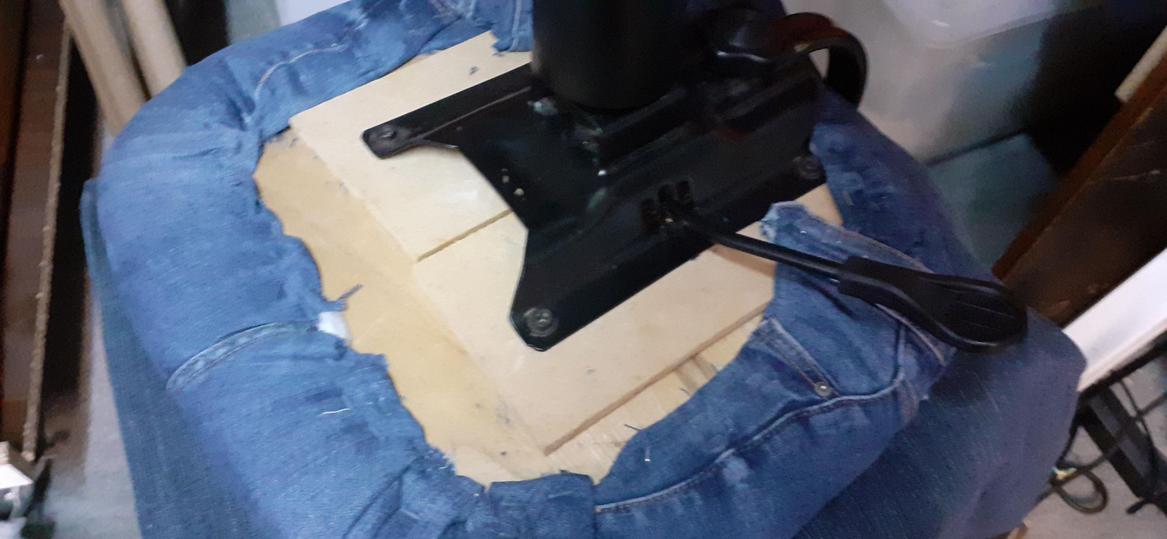 Jean Chair. : 5 Steps (with Pictures) - Instructables