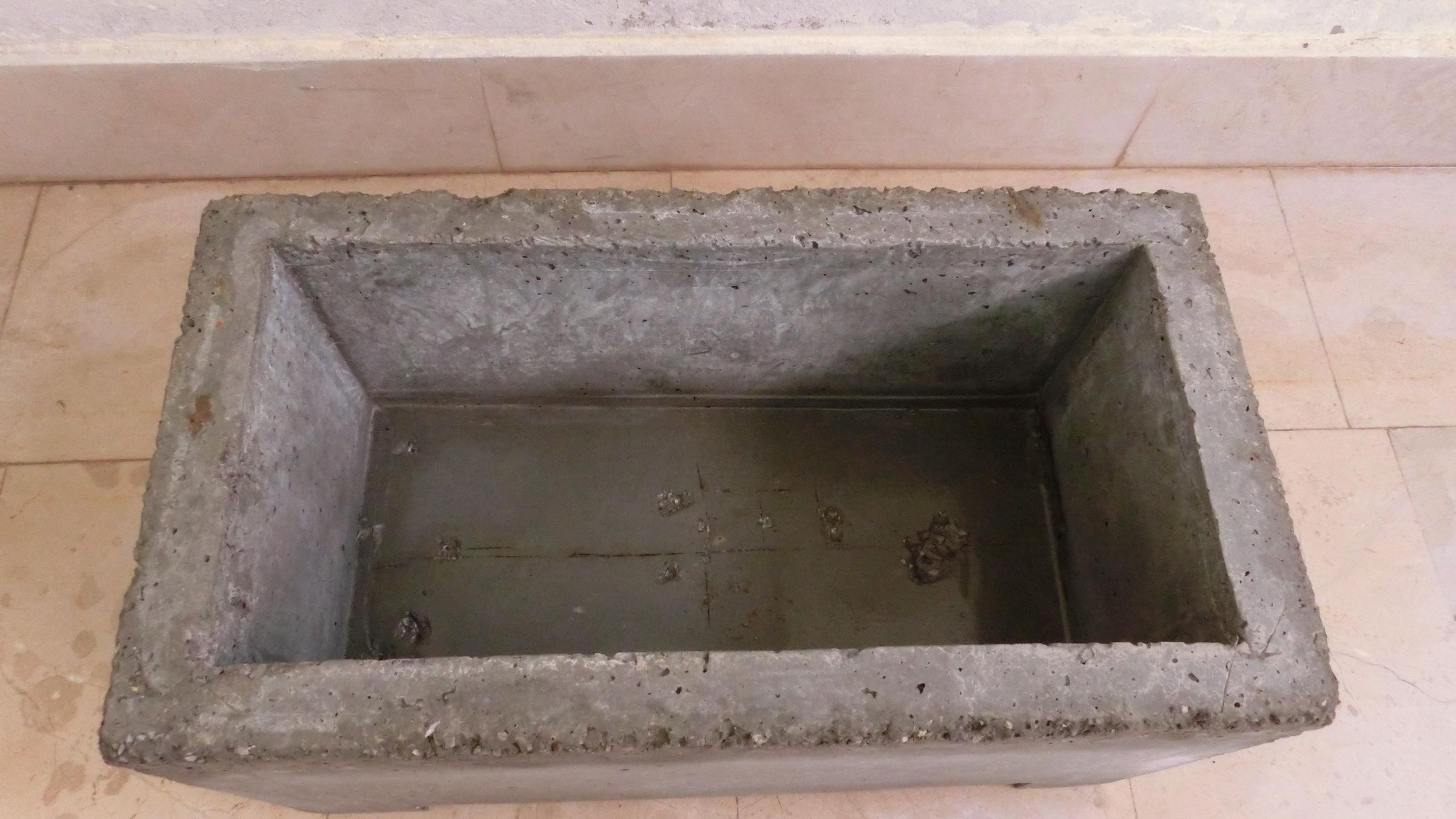 How to Make a Concrete Planter : 7 Steps (with Pictures) - Instructables