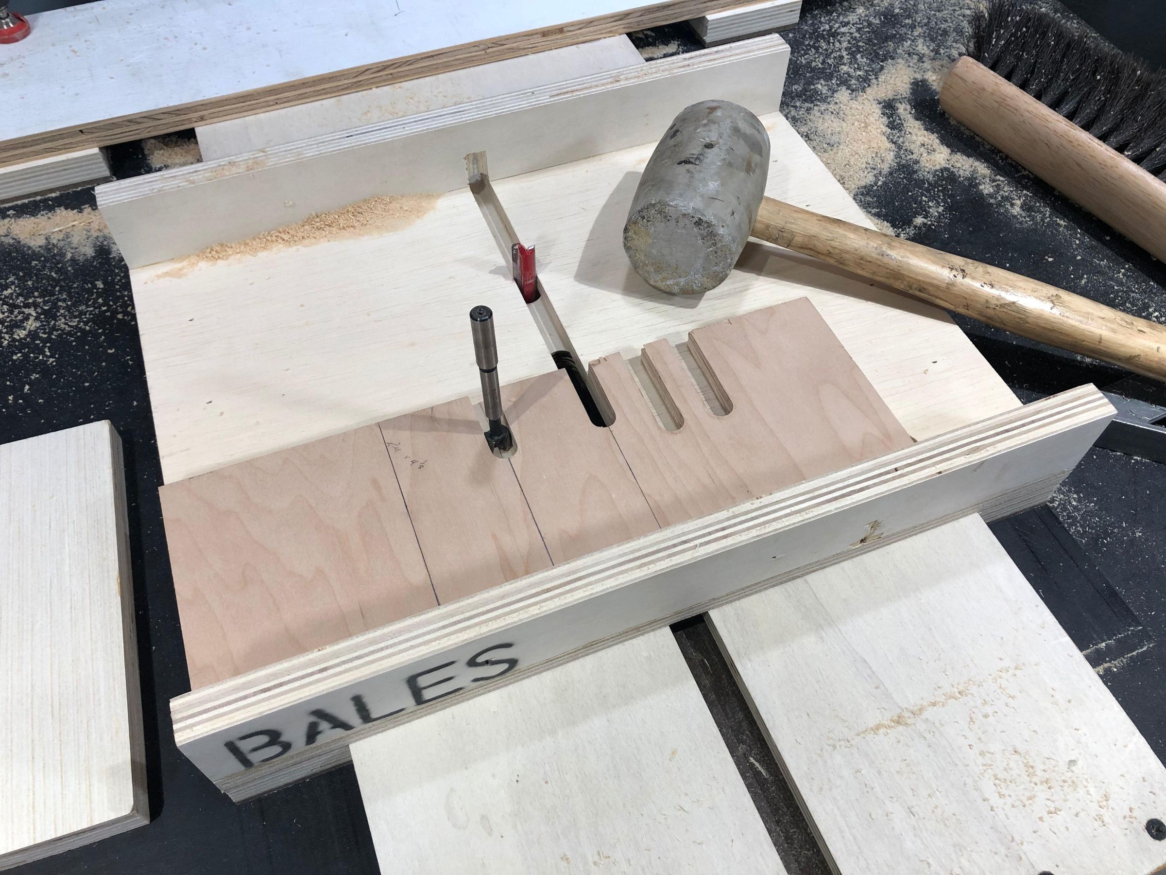 The Multi-Function Router Table Jig : 12 Steps (with Pictures ...