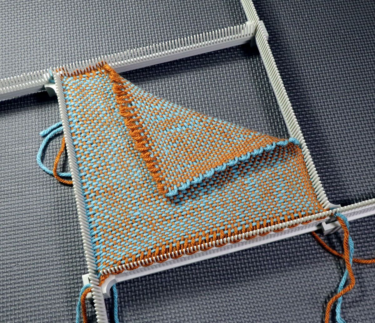 Be a Zoomin' Loomin' Human: Weaving Pin Loom Squares : 8 Steps (with ...
