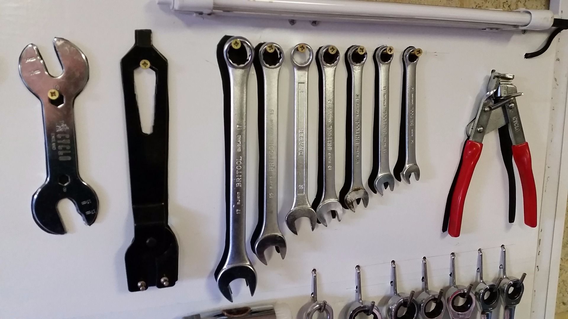 Awesome Shadow Board : 7 Steps (with Pictures) - Instructables