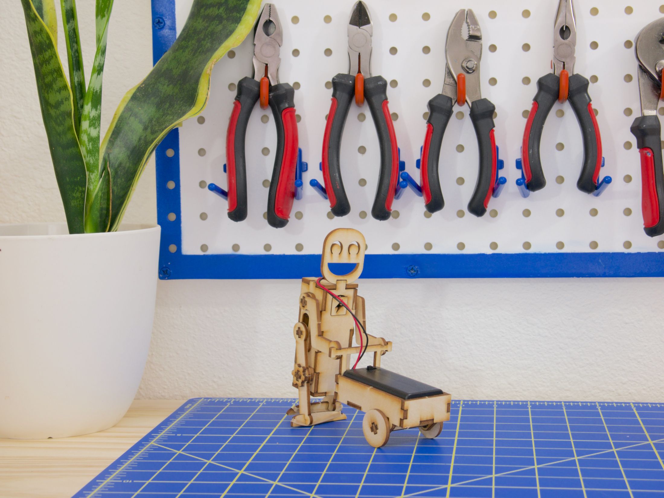 Laser Cut Cart-Pushing Robot : 7 Steps (with Pictures) - Instructables