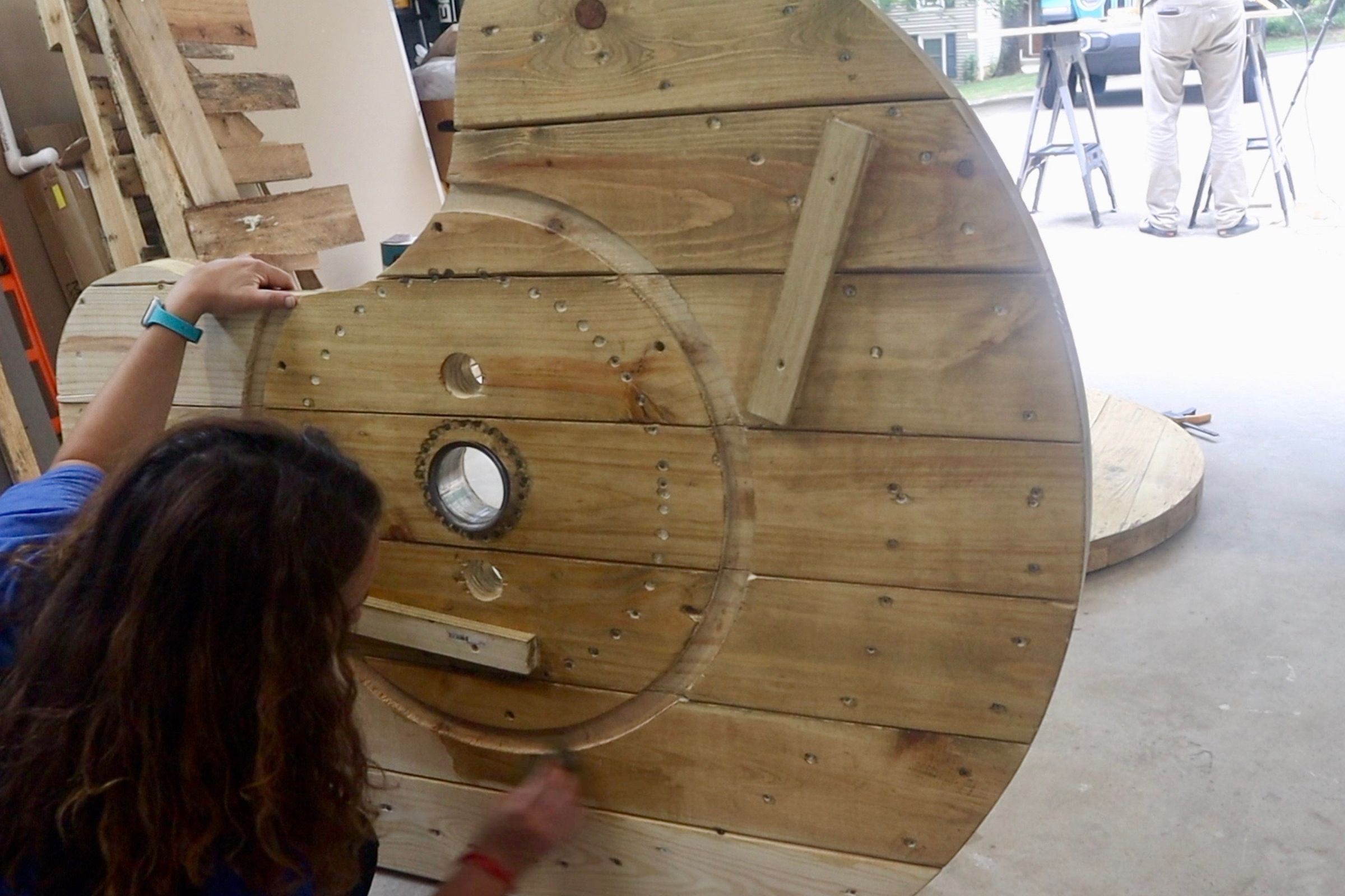 Cable Spool Pallet Bench - DIY Outdoor Seating! : 10 Steps (with ...