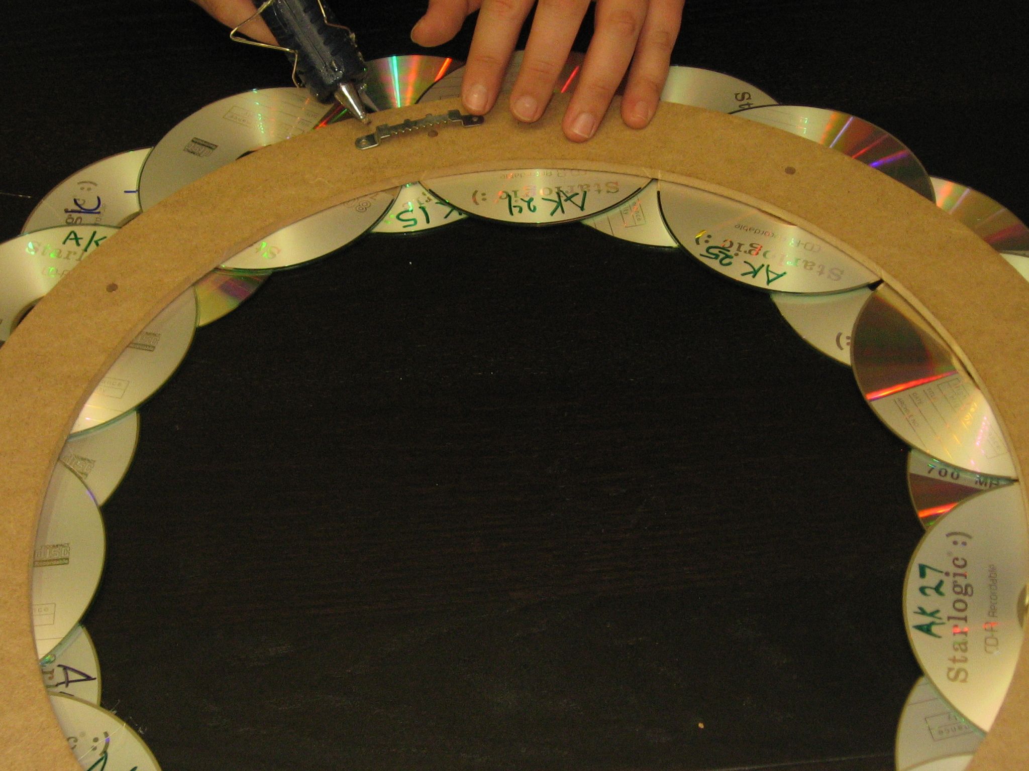 CD Wreath : 5 Steps - Instructables