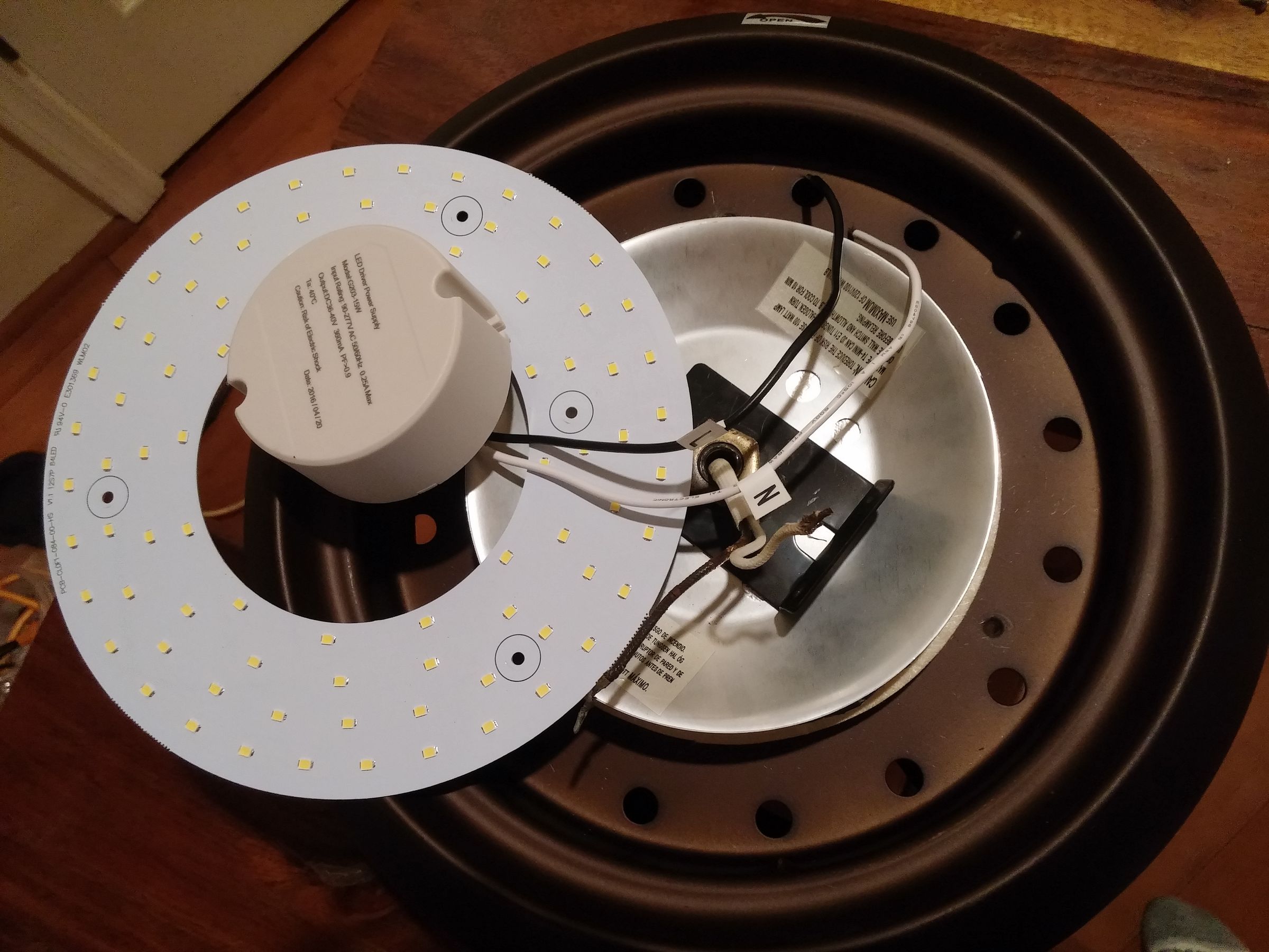 LED Retrofit for Quartz Halogen Ceiling Fan Light : 7 Steps (with ...