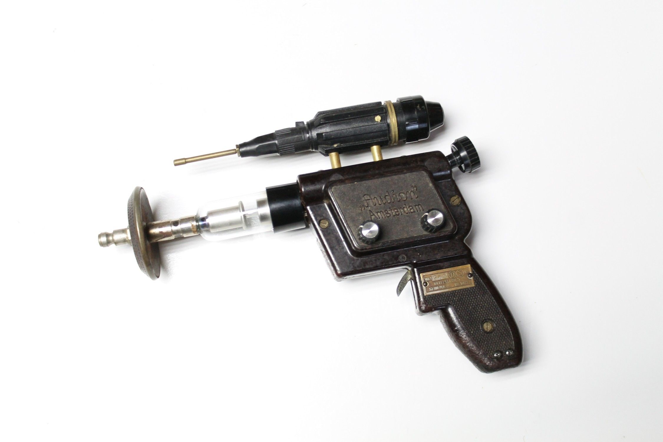 Ray Gun With Laser Sound Effects : 19 Steps (with Pictures) - Instructables