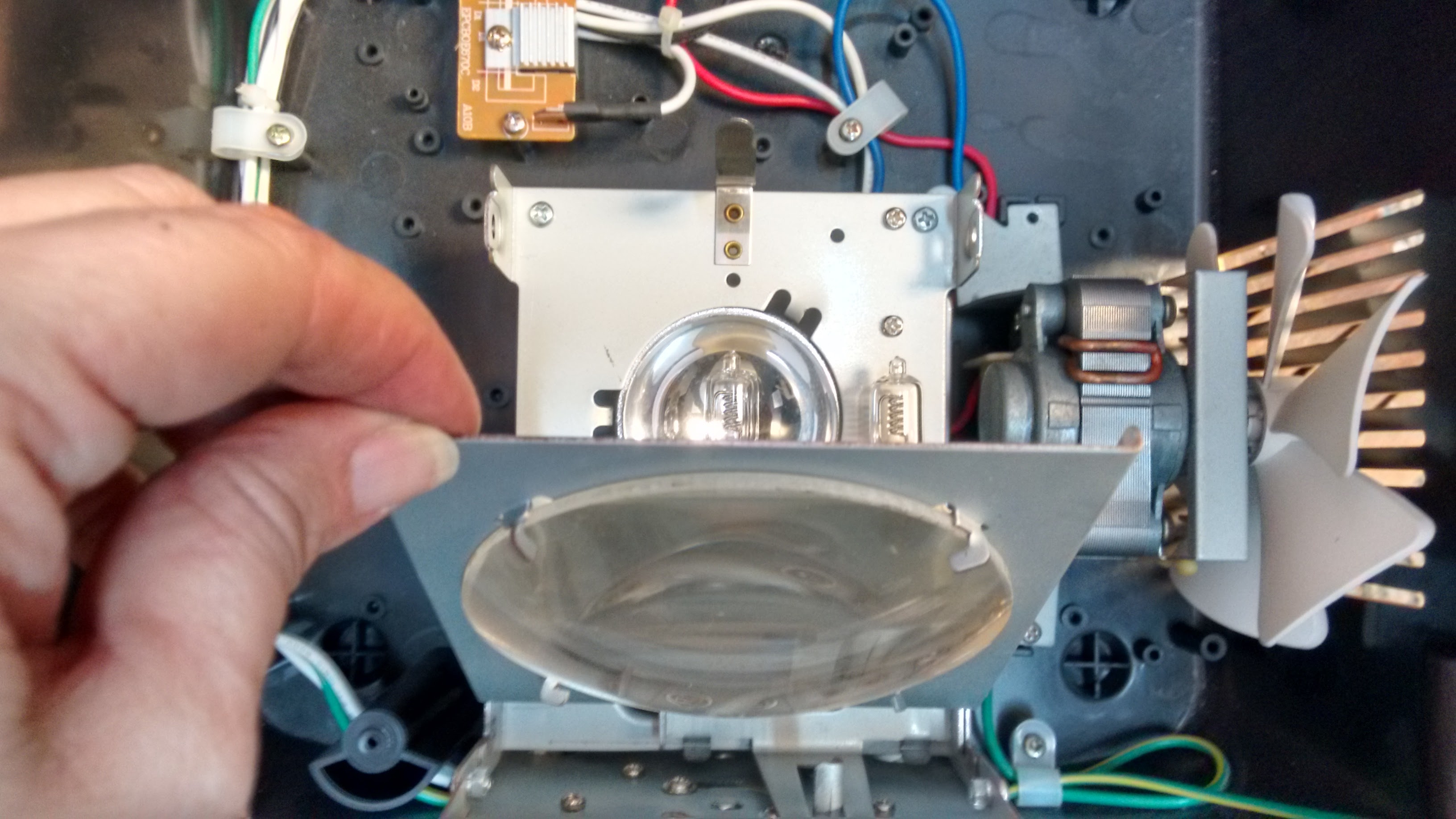 Overhead Projector Salvage : 12 Steps (with Pictures) - Instructables